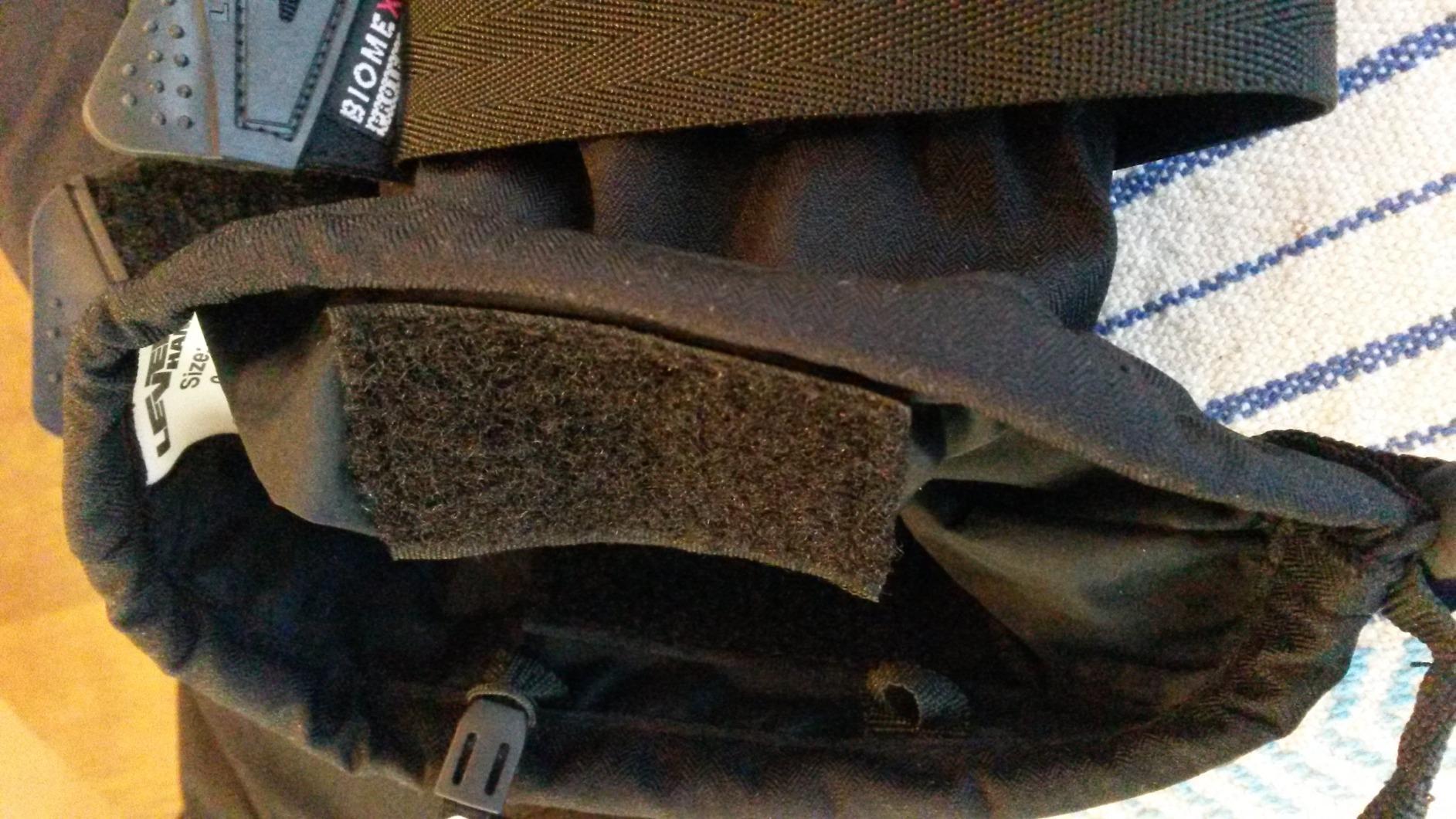 Amazon.com: Level Fly Trigger Snowboard Gloves with BioMex Wrist Guards ...