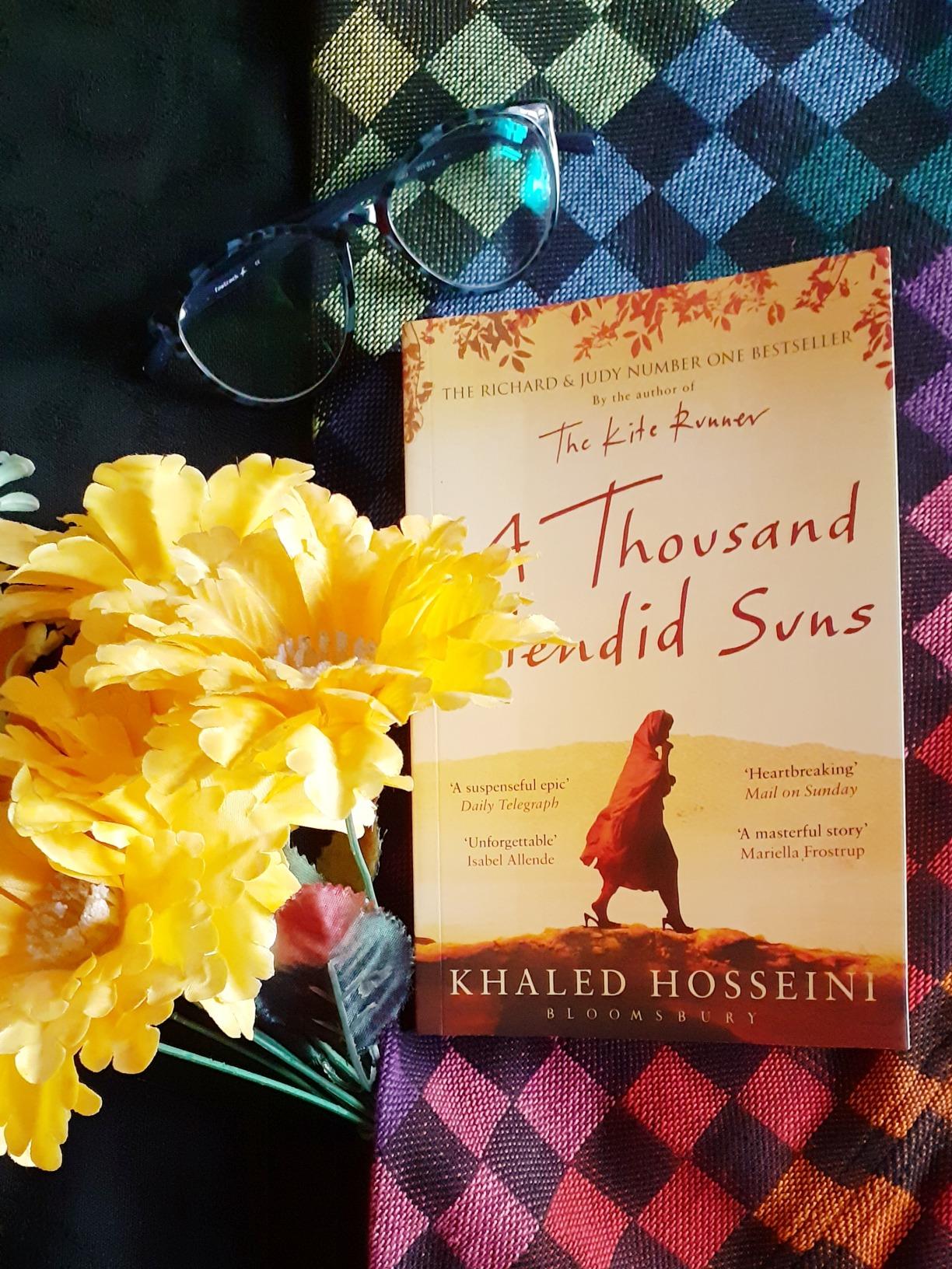 A Thousand Splendid Suns : Hosseini, Khaled: Amazon.in: Books