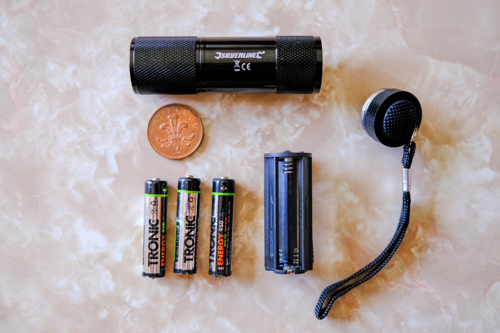 Silverline LED Black Light UV Torch 9 LED (257229) : Amazon.co.uk: DIY ...