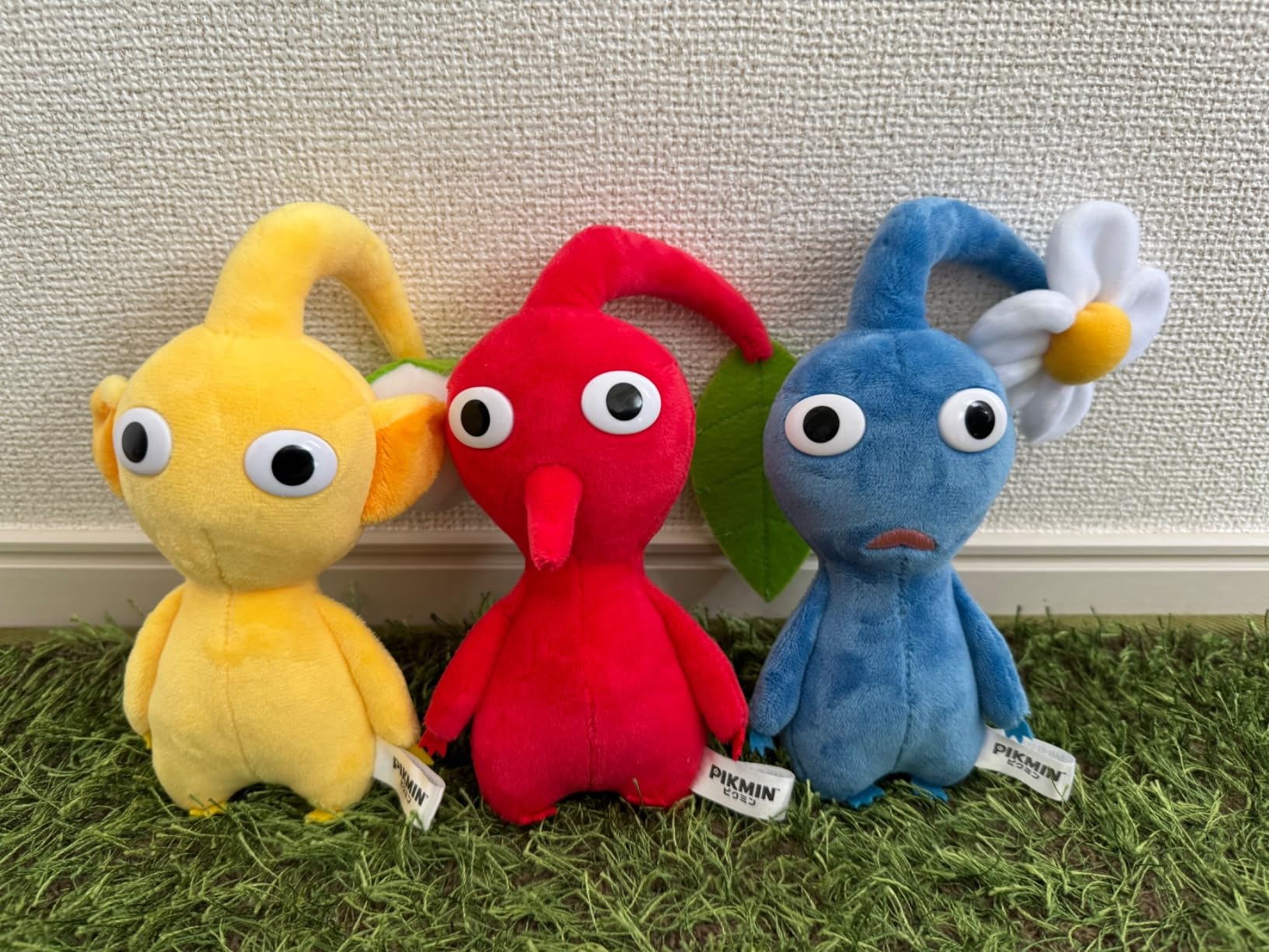 Amazon.co.jp: Pikmin Plush Toy Set of 3 (Red Pikmin, Blue Pikmin ...