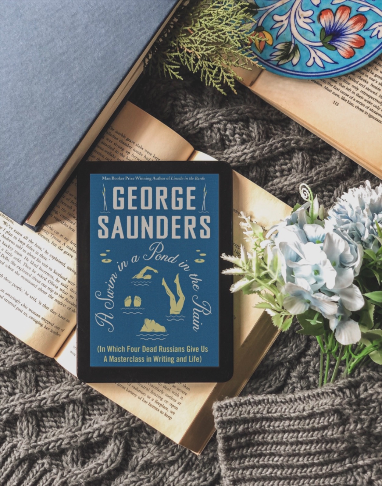 A Swim in a Pond in the Rain : Saunders, George: Amazon.in: Books