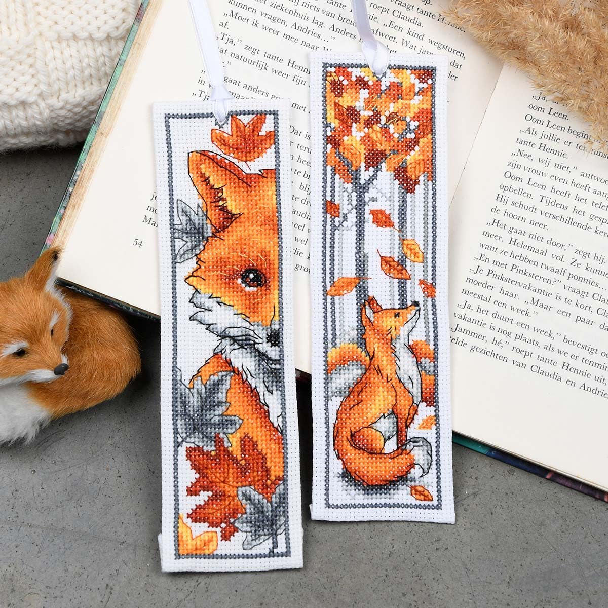 Amazon.com: Vervaco Foxes Bookmark, Set of 2 Counted Cross-Stitch Kit