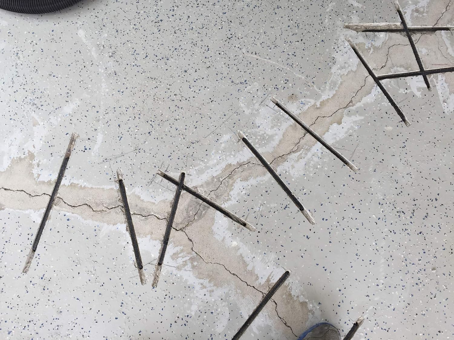 Unknown Carbon Fiber Staple Kit for Concrete Crack Repair, 30 Staples ...