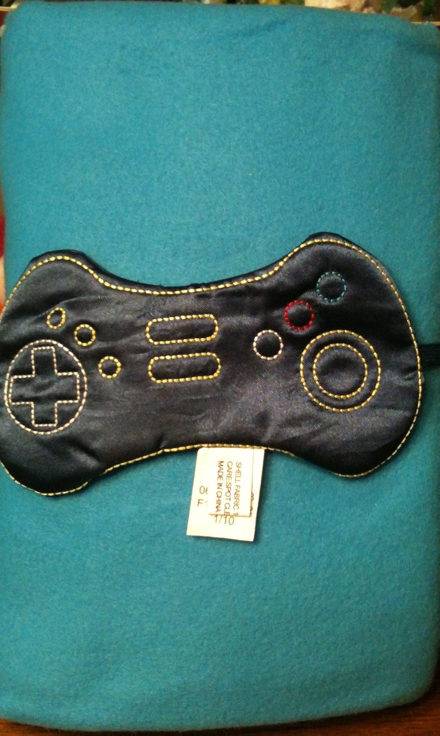 Amazon.com: Embark Fleece Throw & Game Controller Eye Mask Comfort Set ...