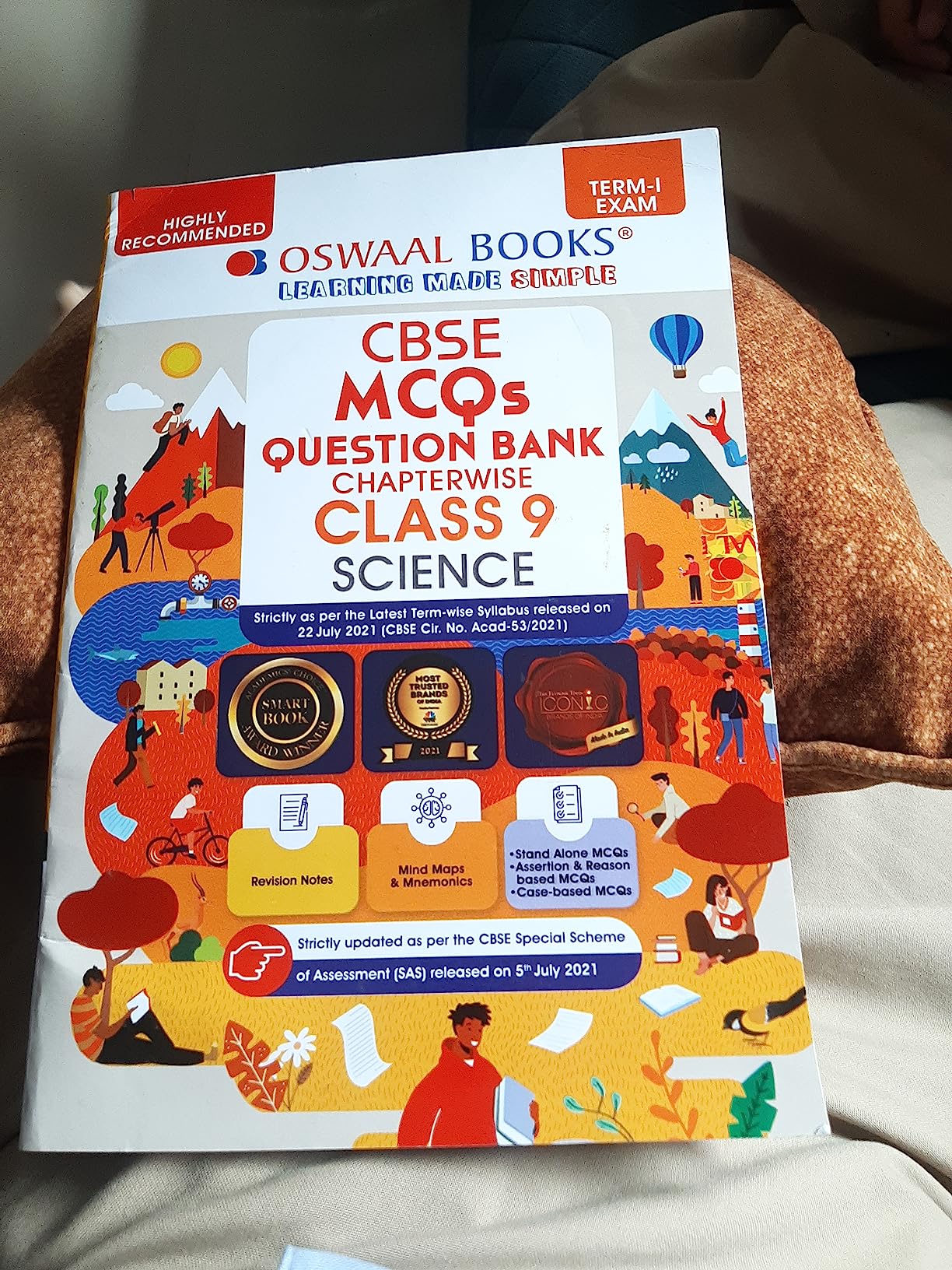 Oswaal CBSE MCQs Question Bank For Term-I, Class 9, Science (With the ...