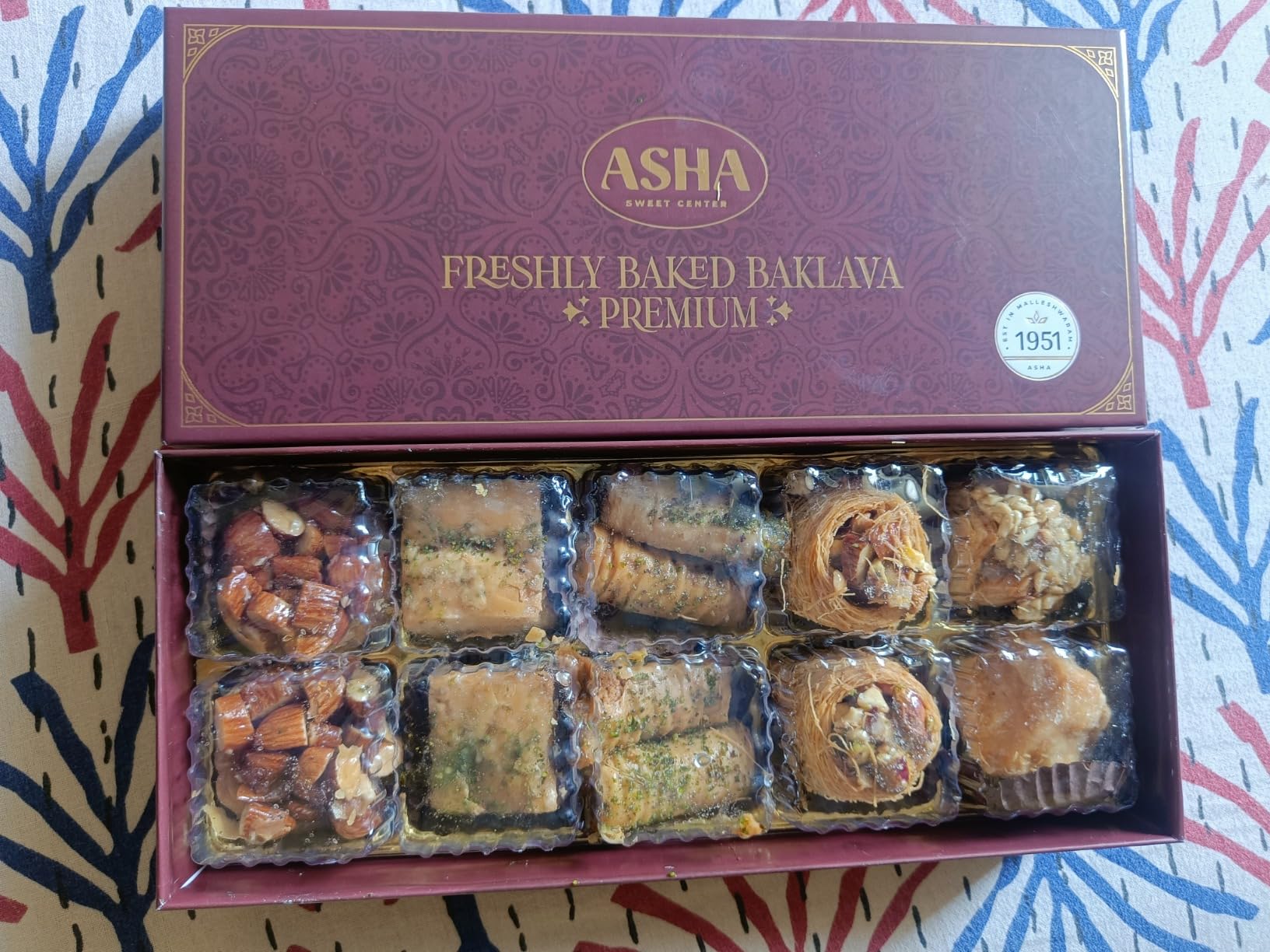 ASHA SWEET CENTER Baklava Assorted Sweets 500 Gram Tin Box | Premium ...
