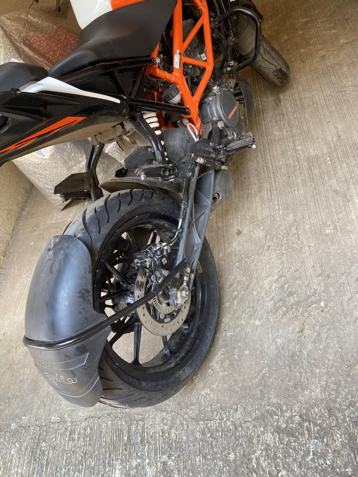 MRF REVZ-C1 150/60% R17 66S Tubeless Bike Tyre, Rear : Amazon.in: Car ...