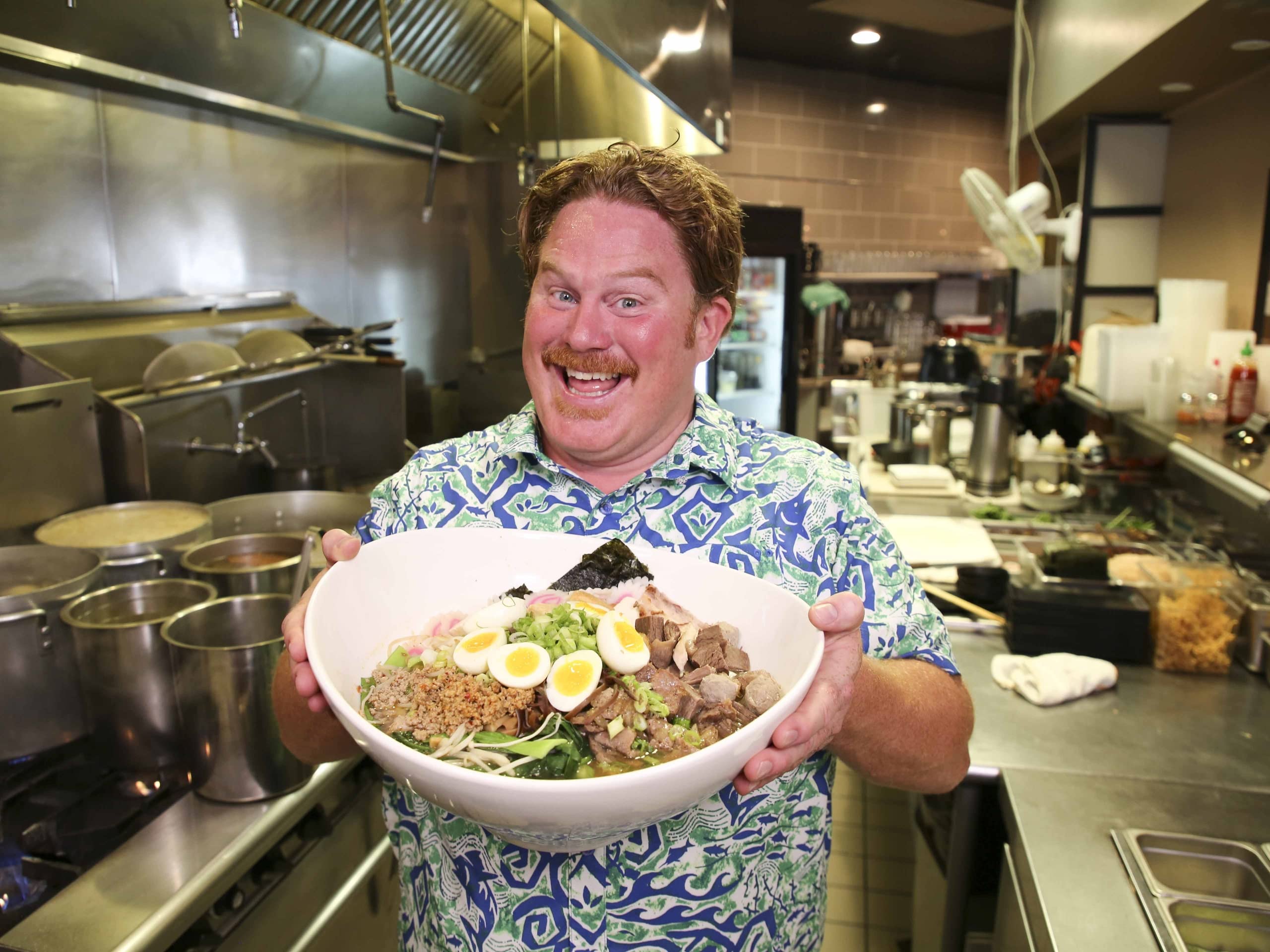 Watch Man v. Food - Season 4 | Prime Video