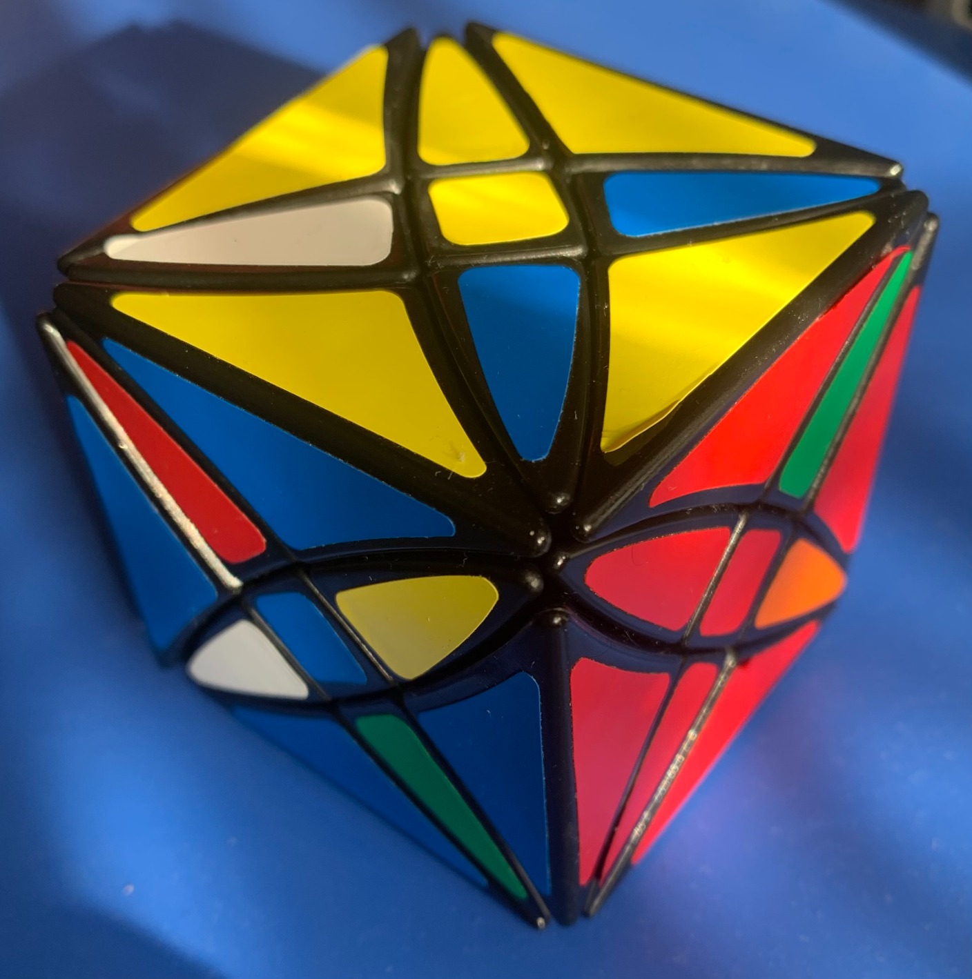 Amazon.com: Willking Flower Rex Puzzle cube 8 Axis Hexahedron Petals ...