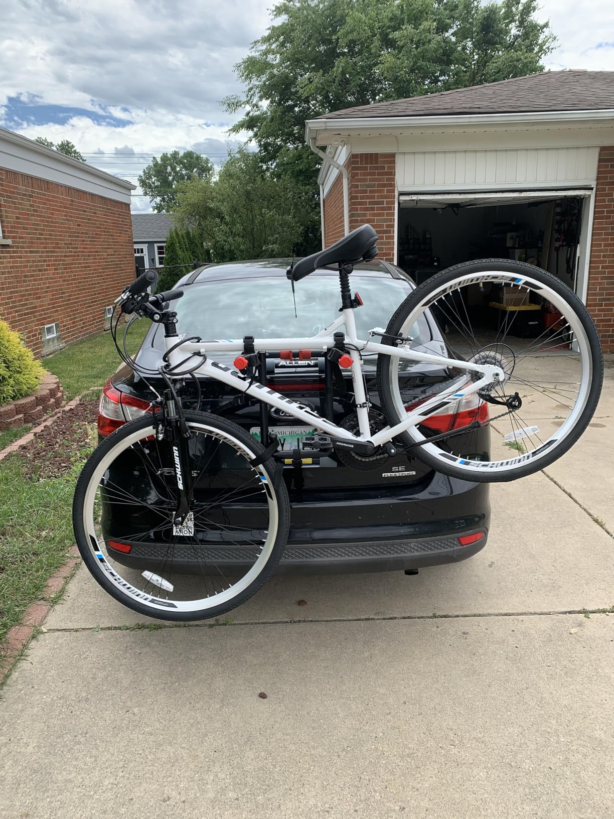 Amazon.com : Allen Sports Deluxe+ 2-Bike Trunk Mounted Carrier : Sports ...