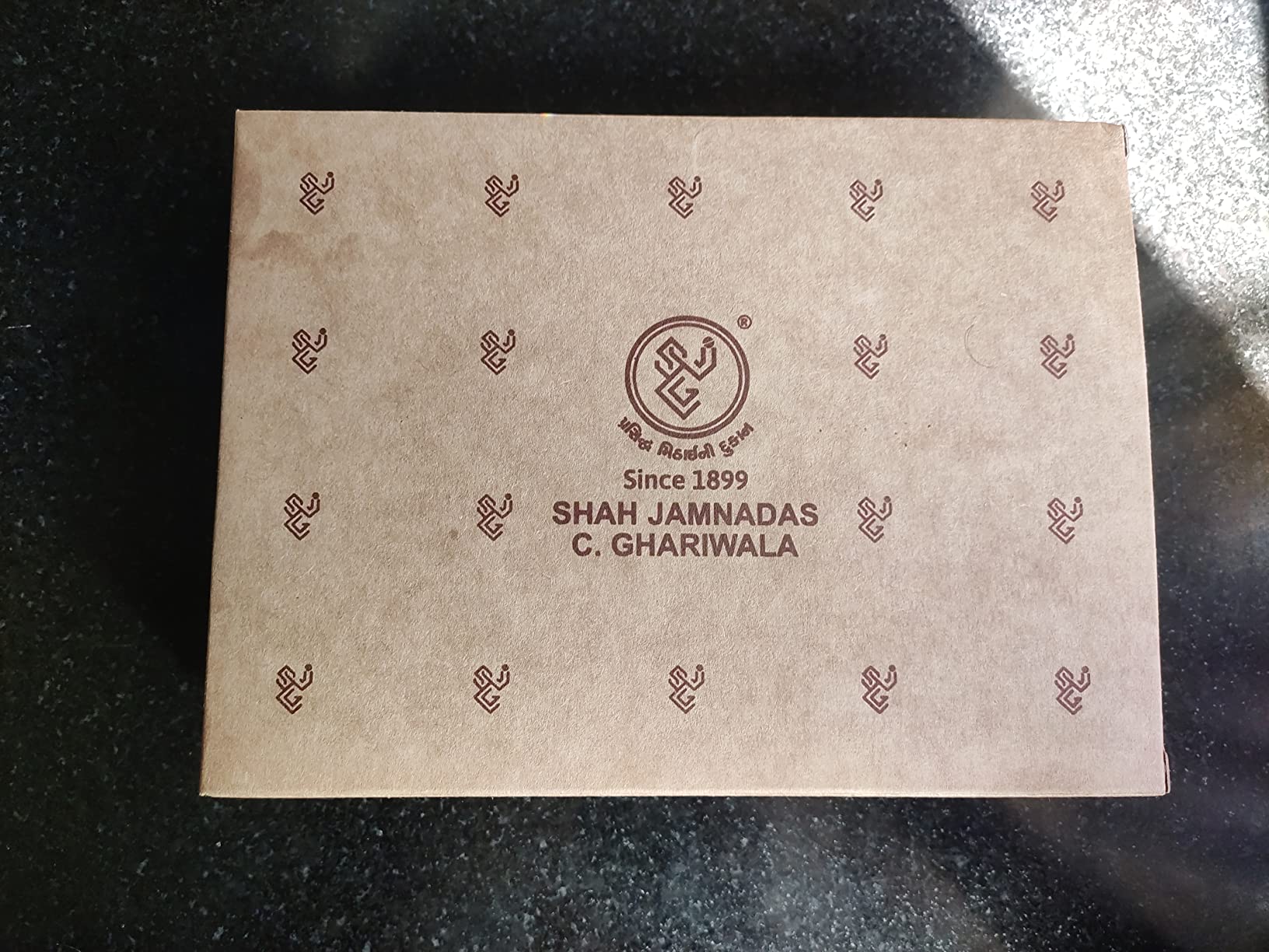 Surti Ghari Pure Ghee Traditional Sweets (Badam Pista Ghari, 1000 Grams ...