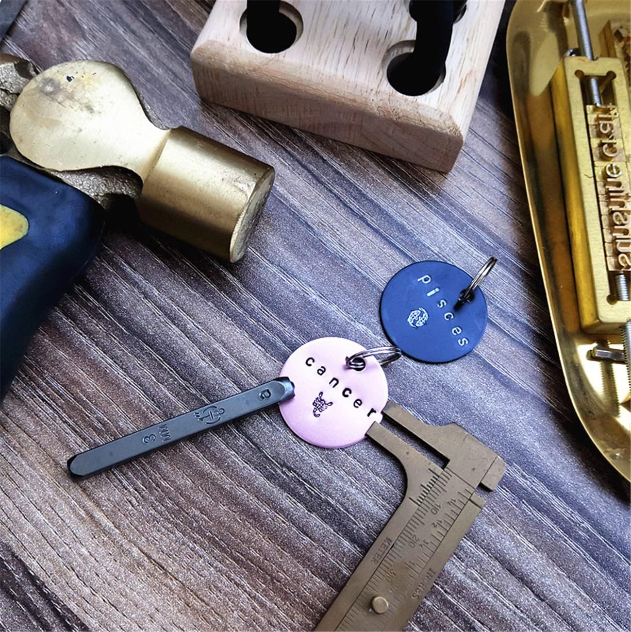 QueenLeather Kit de estampación de metal, 36 sellos de metal con letras y números de 0.118in ...