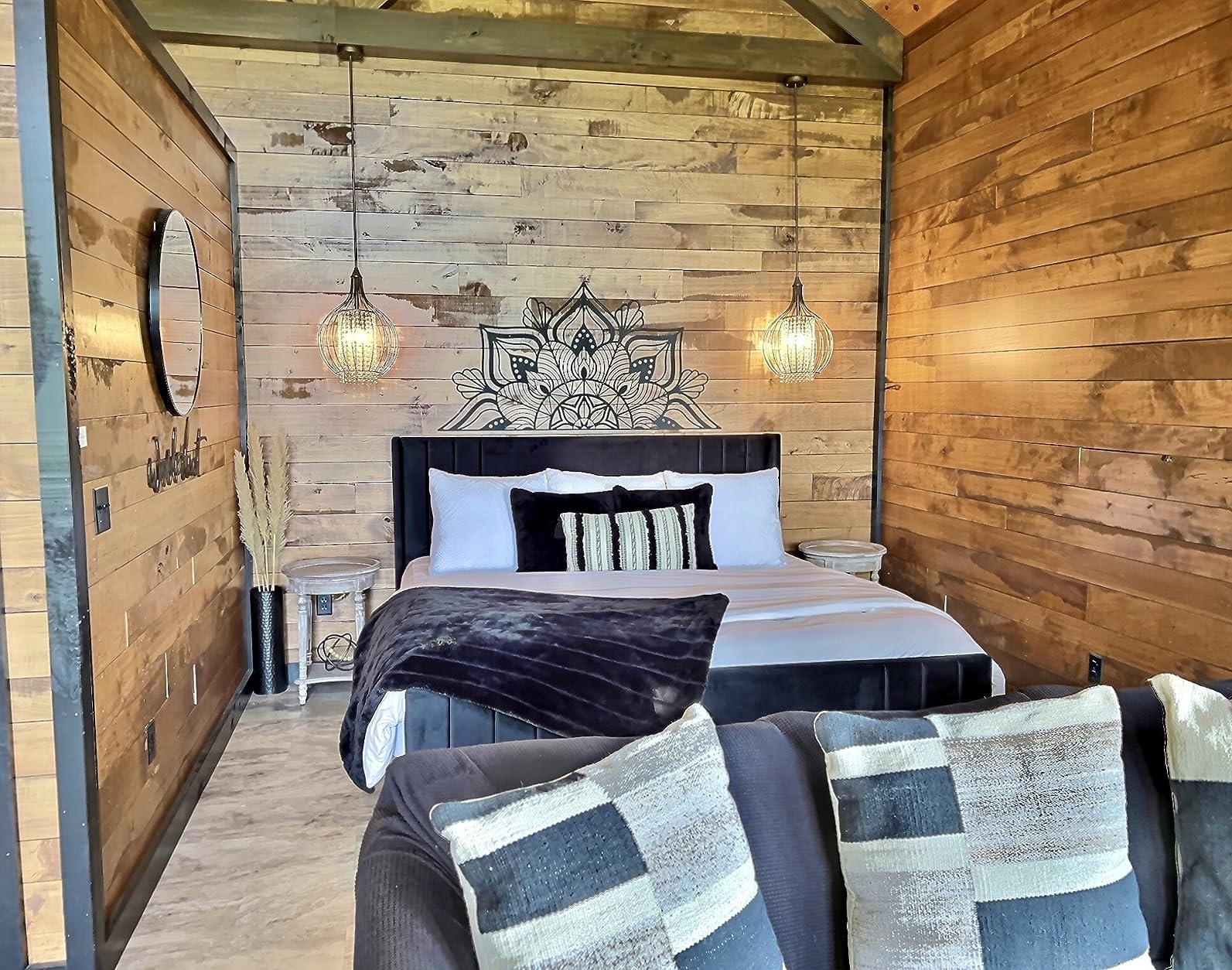 $34/mo - Finance AMERLIFE King Size Bed Frame, Velvet Upholstered ...