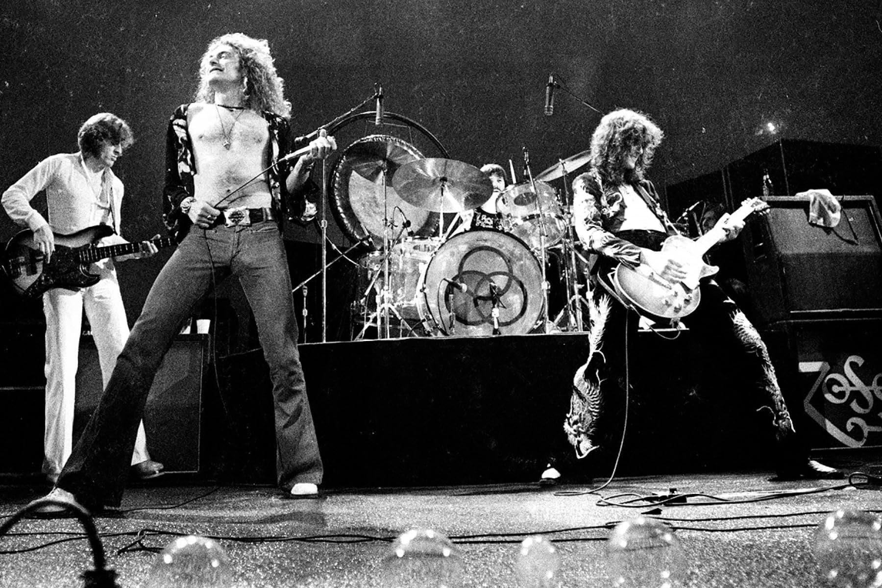 Amazon.com: BUY ART FOR LESS Officially Licensed Led Zeppelin On Stage ...