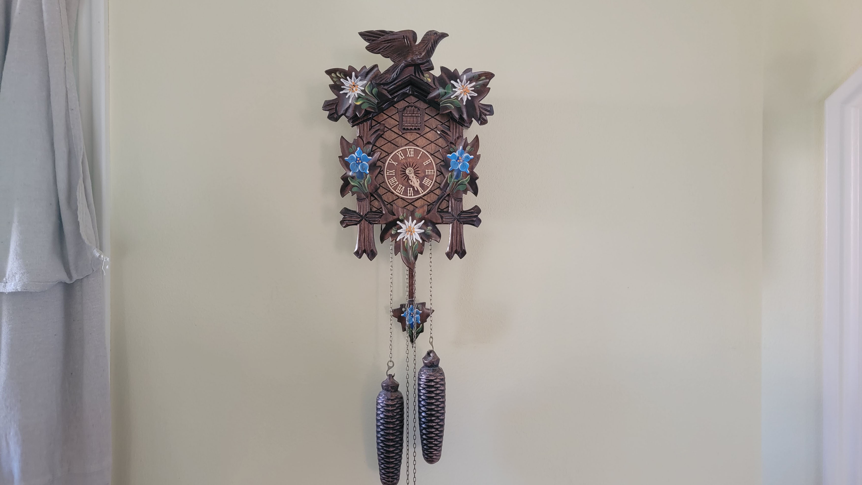 Watch Quick look at this Cuckoo Clock in action on Amazon Live