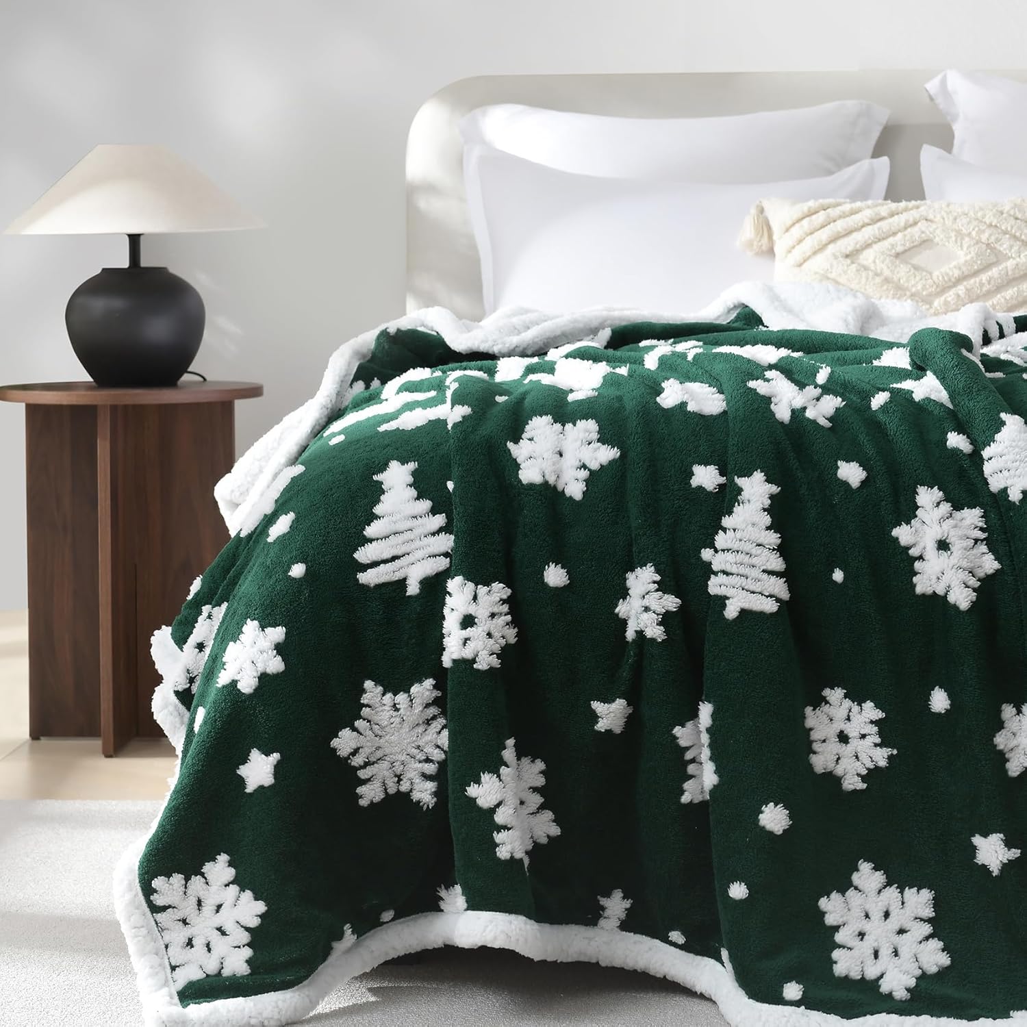 Amazon.com: Ultra Soft Cozy Sherpa Throw Blanket,Snowflake Xmas Tree ...