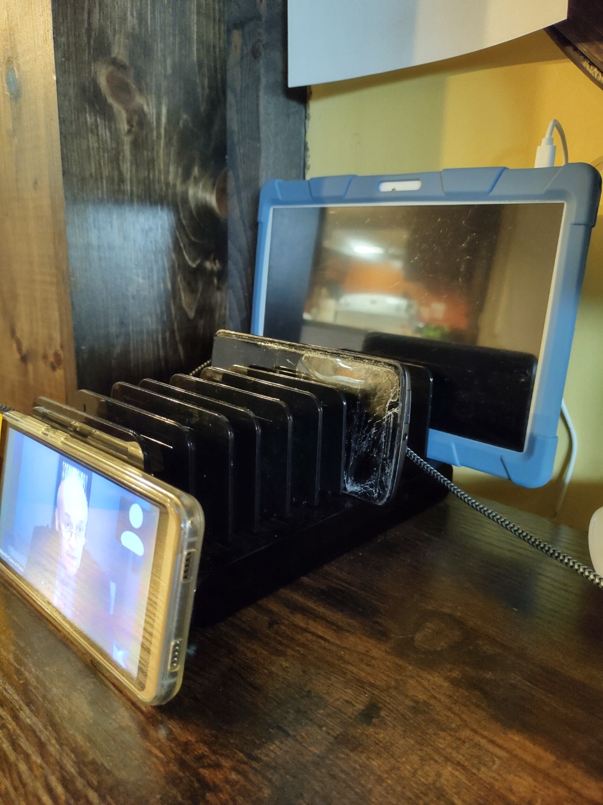 Unitek Charging Station for Multiple Devices - 10 Port USB Charger with ...