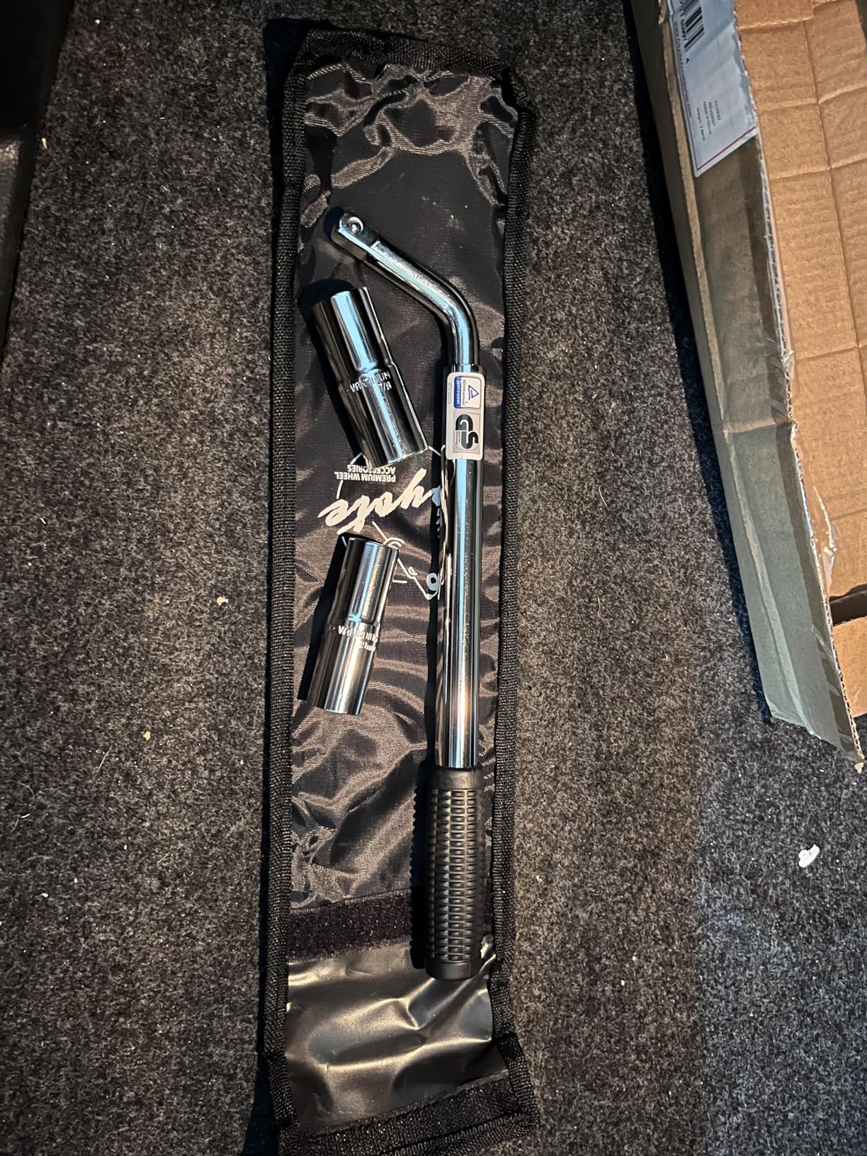 Amazon.com: Wheel Accessories Parts Extendable Telescoping Lug Wrench ...