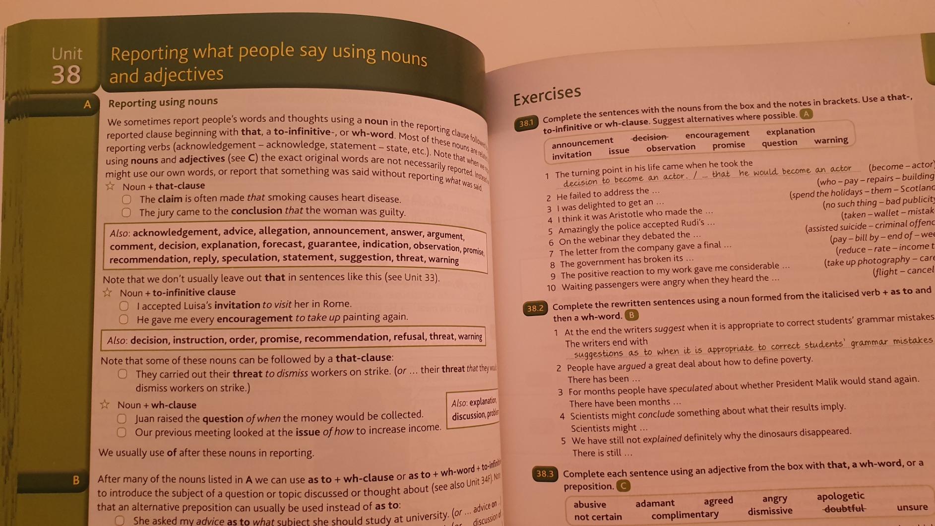 Advanced Grammar in Use Book with Answers: A Self-Study Reference and ...