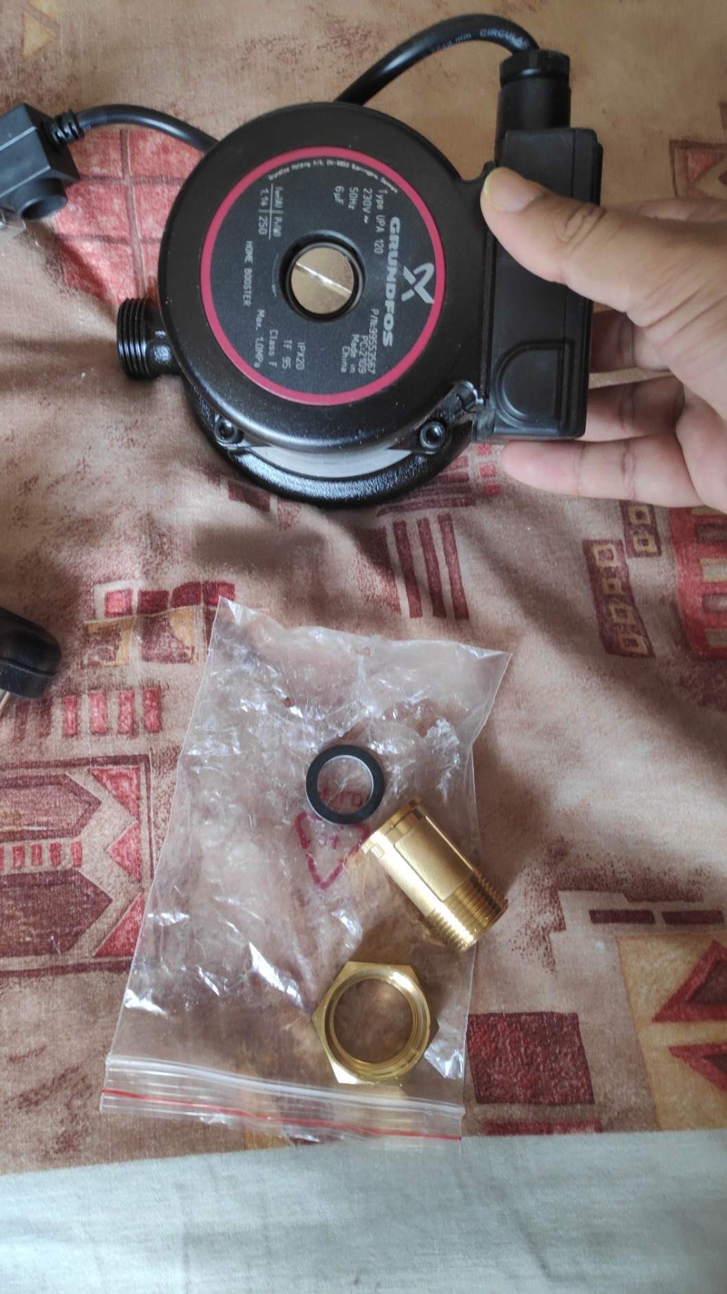 Grundfos Inline Pressure Booster Pump with Flow Switch UPA 120 (Black ...