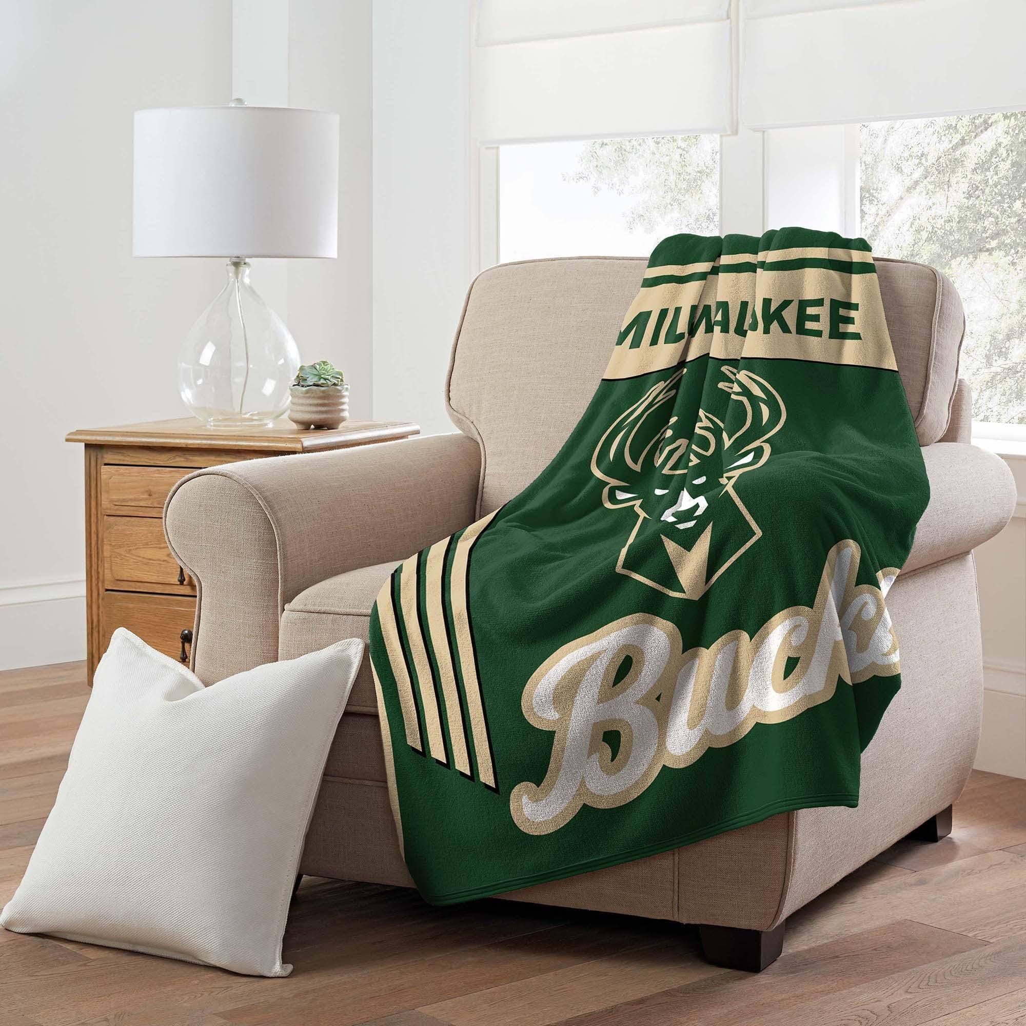 Amazon.com: Northwest NBA Milwaukee Bucks 46" x 60" Microfiber Throw ...