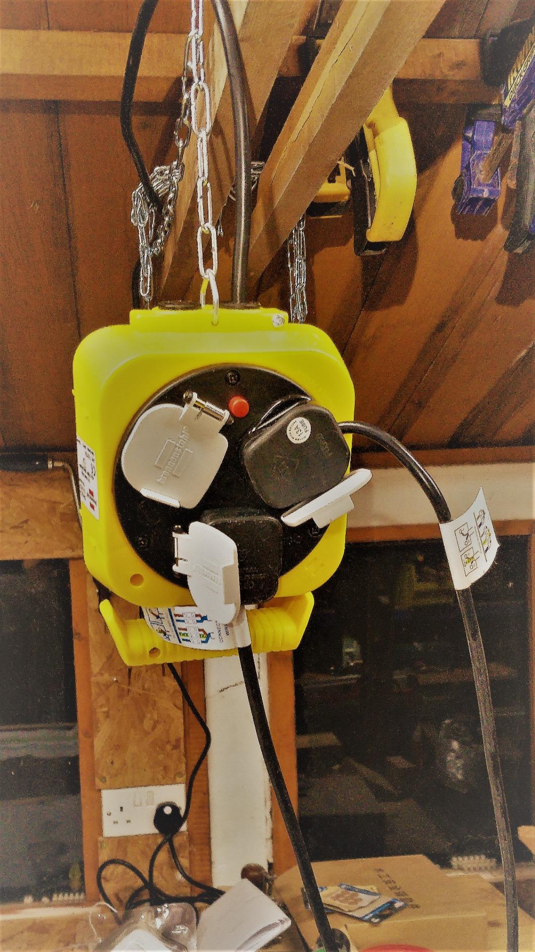 Brennenstuhl 2x 3-way hanging workshop power distributor (5m cable ...