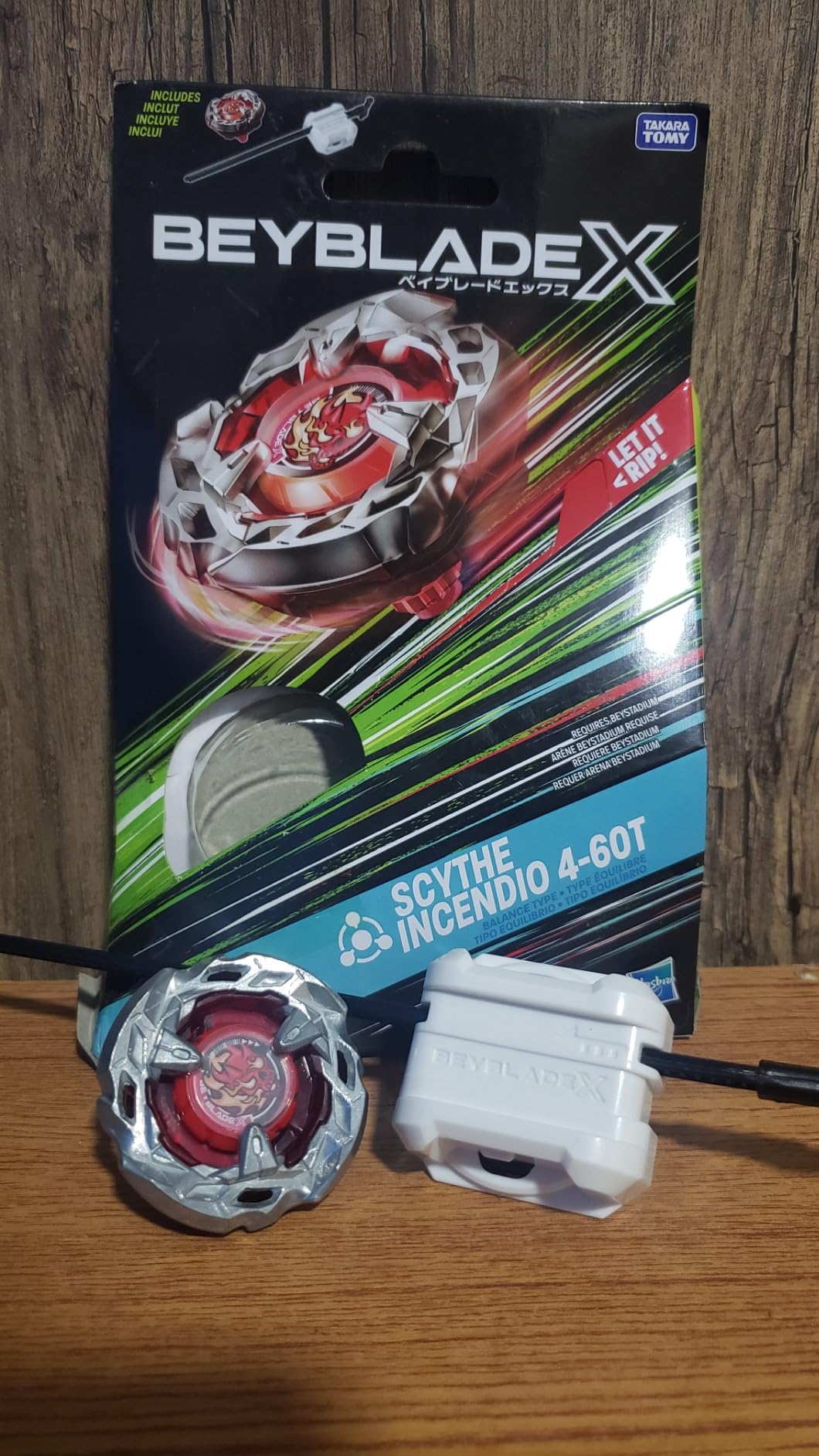 Beyblade X Scythe Incendio 4-60T Kit Inicial com pião e lançador ...