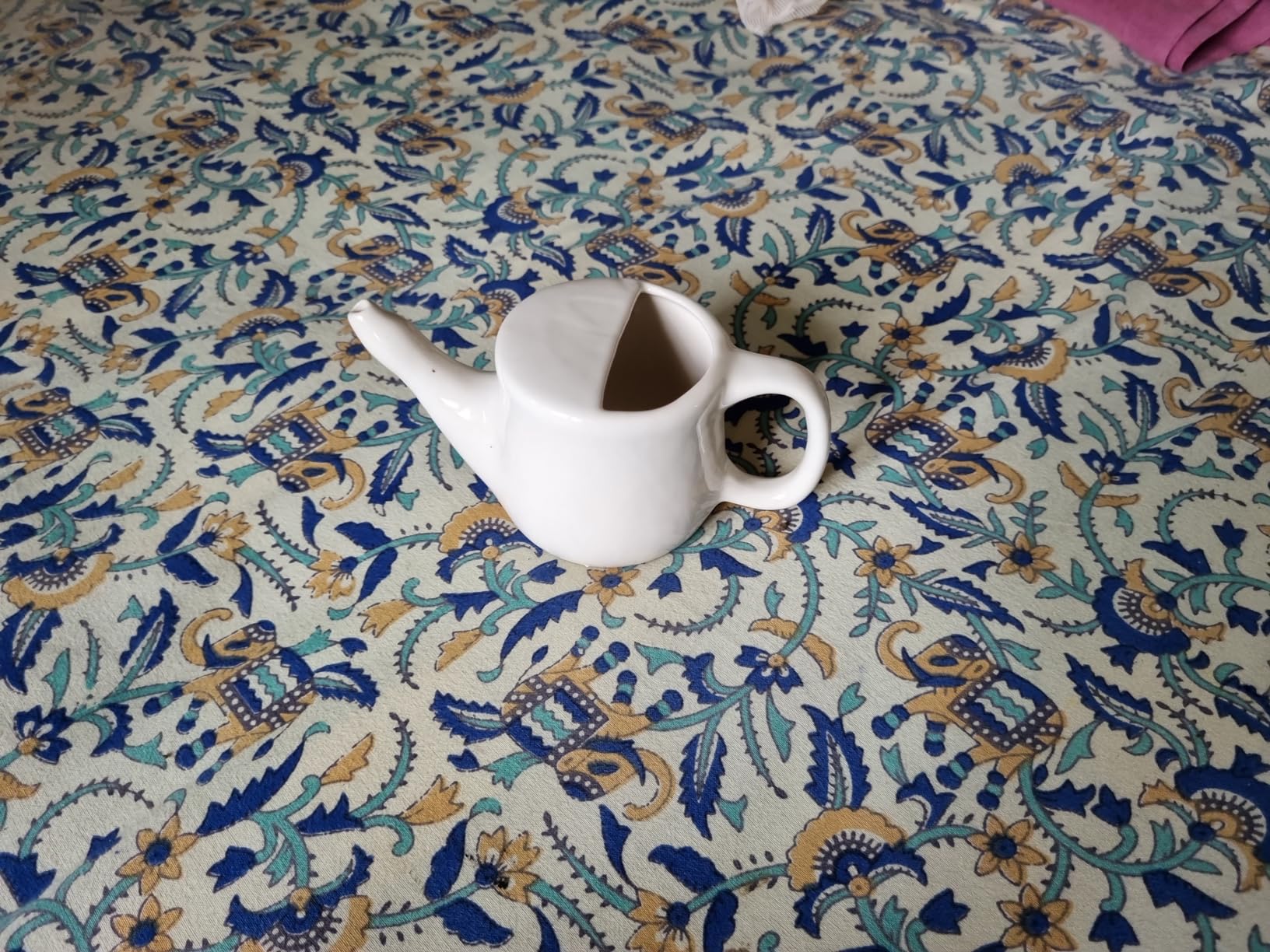 Leak Proof Durable Ceramic Jala Neti Pot with Nostril Plugging Support ...