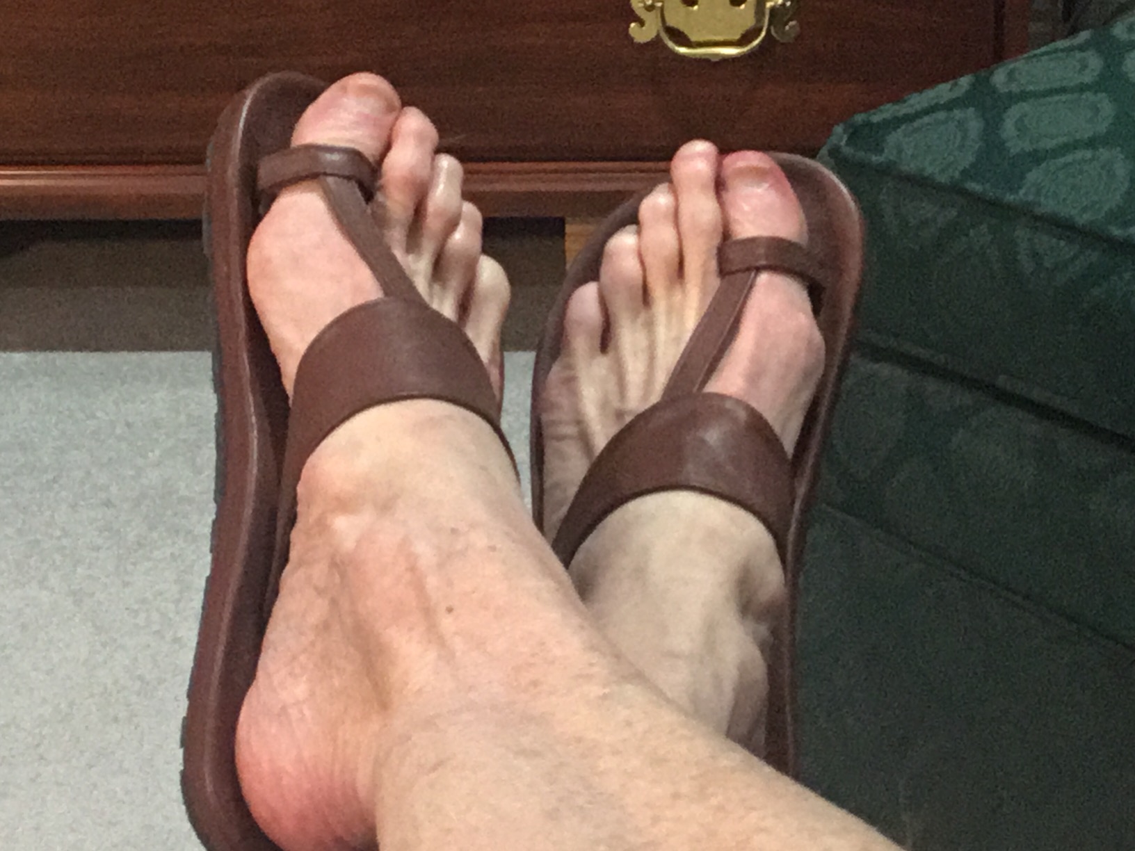 Amazon.com | ToeJoez Mens Toe Loop Flip Flops "Classic" | Sandals