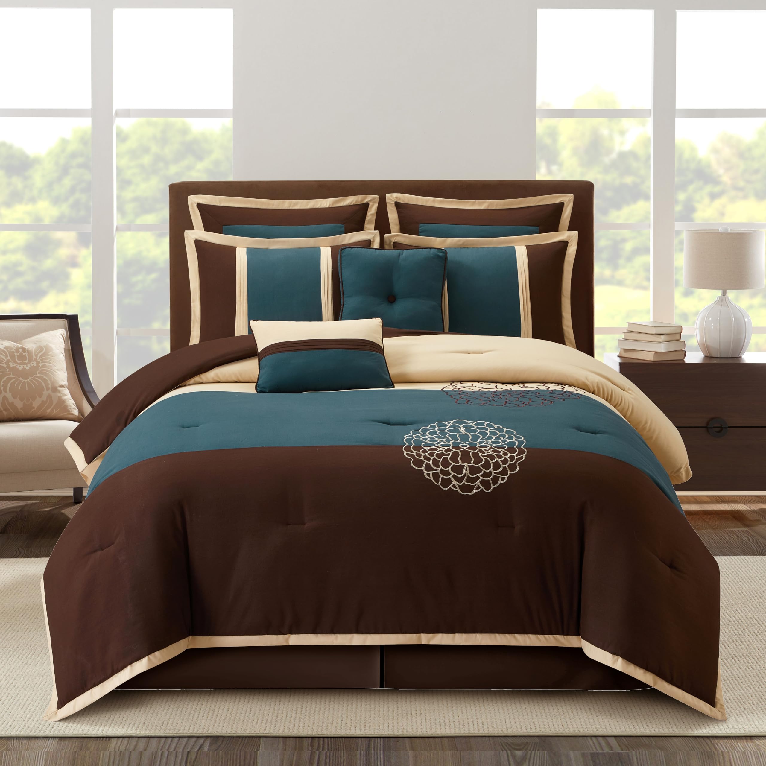 Amazon.com: Stratford Park Patchwork 8-Piece Comforter Bedding Set ...