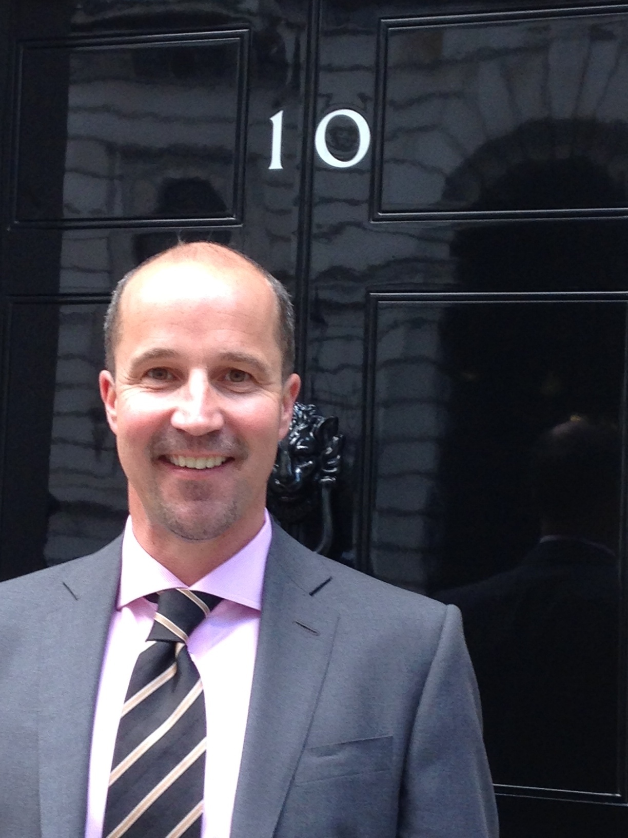 Amazon.com: Gordon Mcalpine: books, biography, latest update