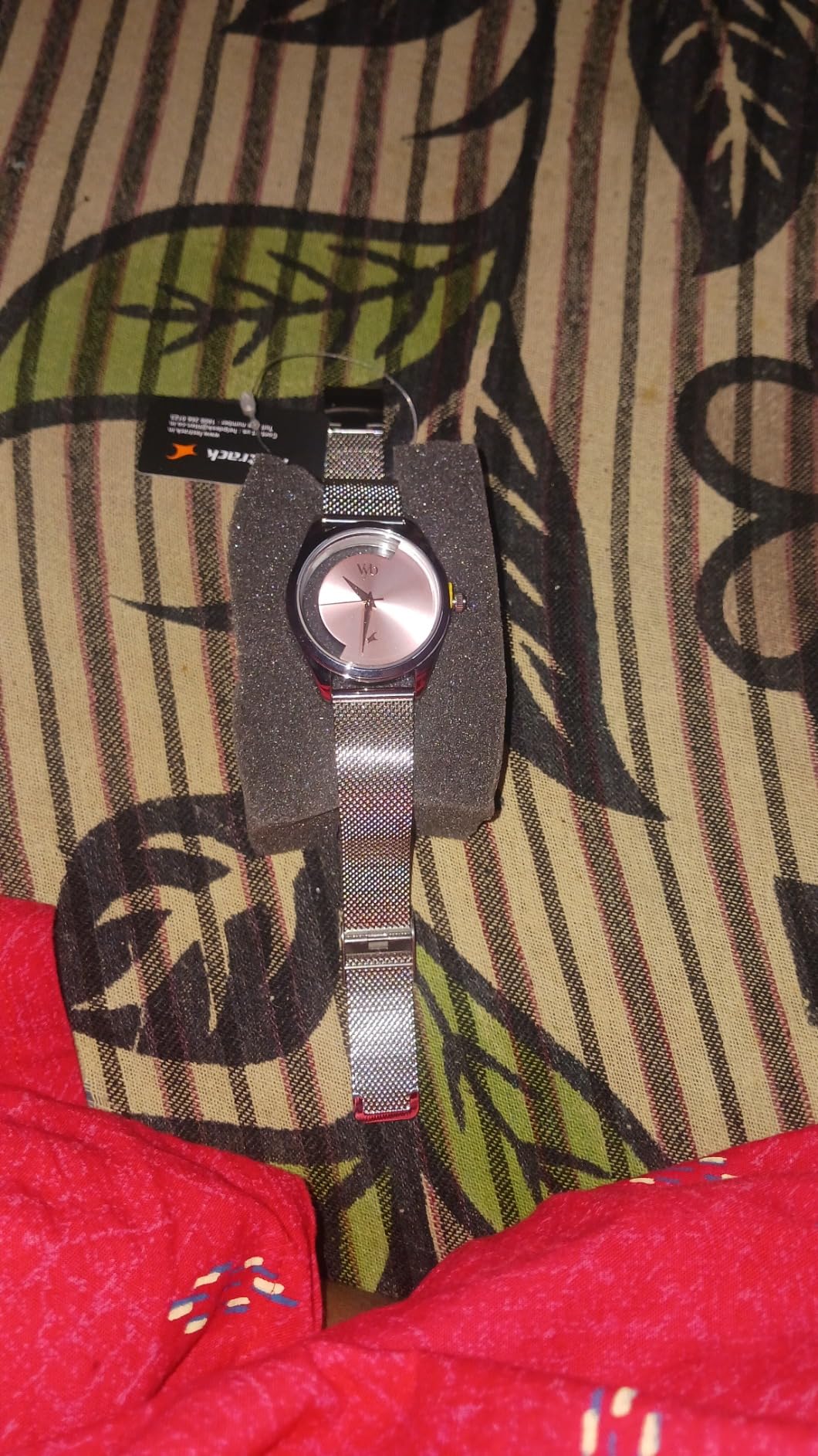 Buy Fastrack Analog Rose Gold Dial Women's Watch-FV60031WM01W at Amazon.in