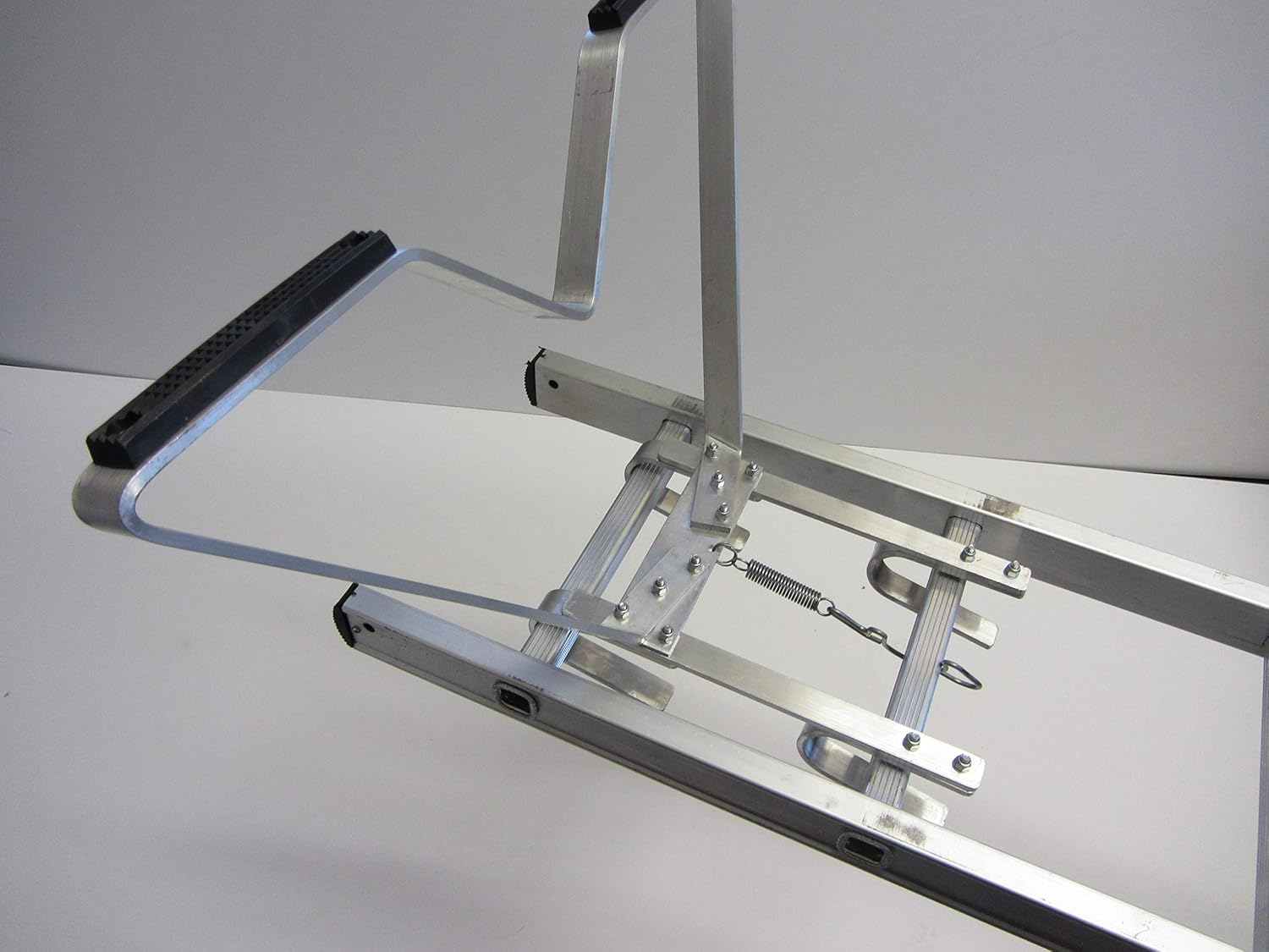 BWT Heavy Duty V Shaped Ladder Stand : Amazon.co.uk: DIY & Tools