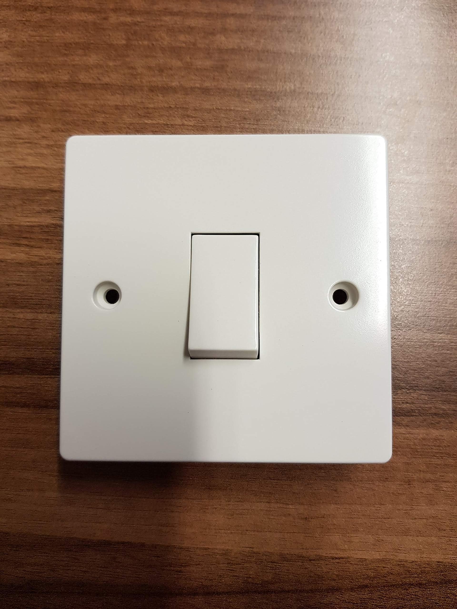 1 Gang 2 Way 10 Amp Intermediate Light Switch White : Amazon.co.uk: DIY ...