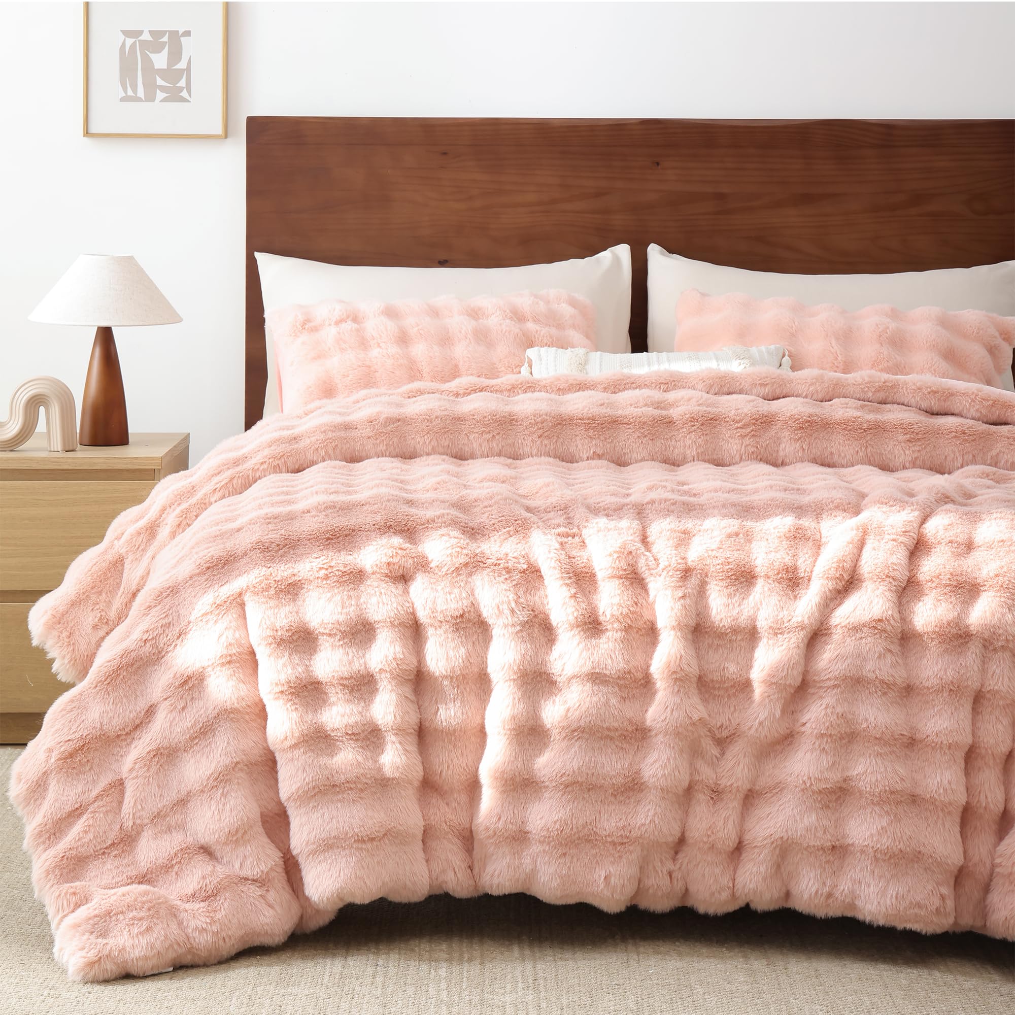 Amazon.com: YIKUSH Fluffy Queen Comforter Set - Blush Pink Faux Fur ...