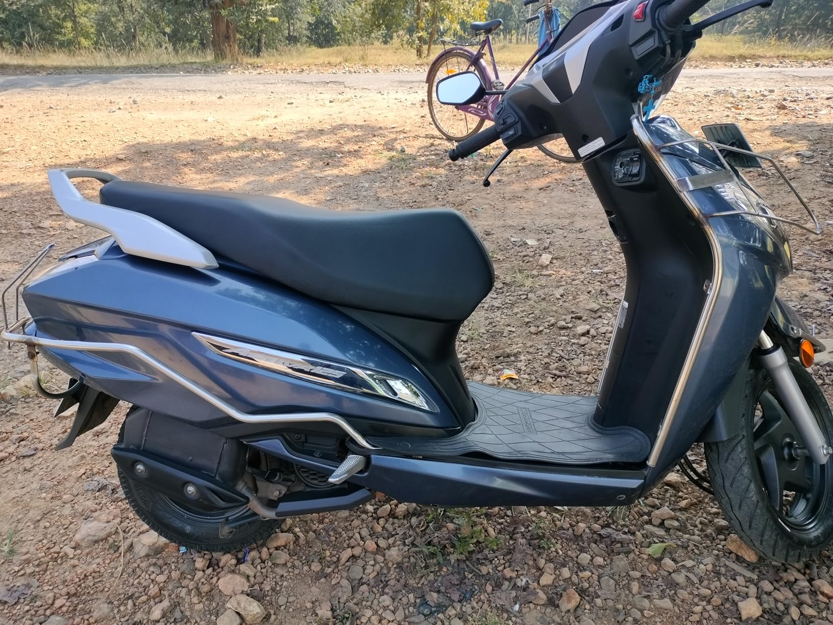 Pidilite Motomax Shiner Multi surface Spray Polish 100 ml| Instantly ...