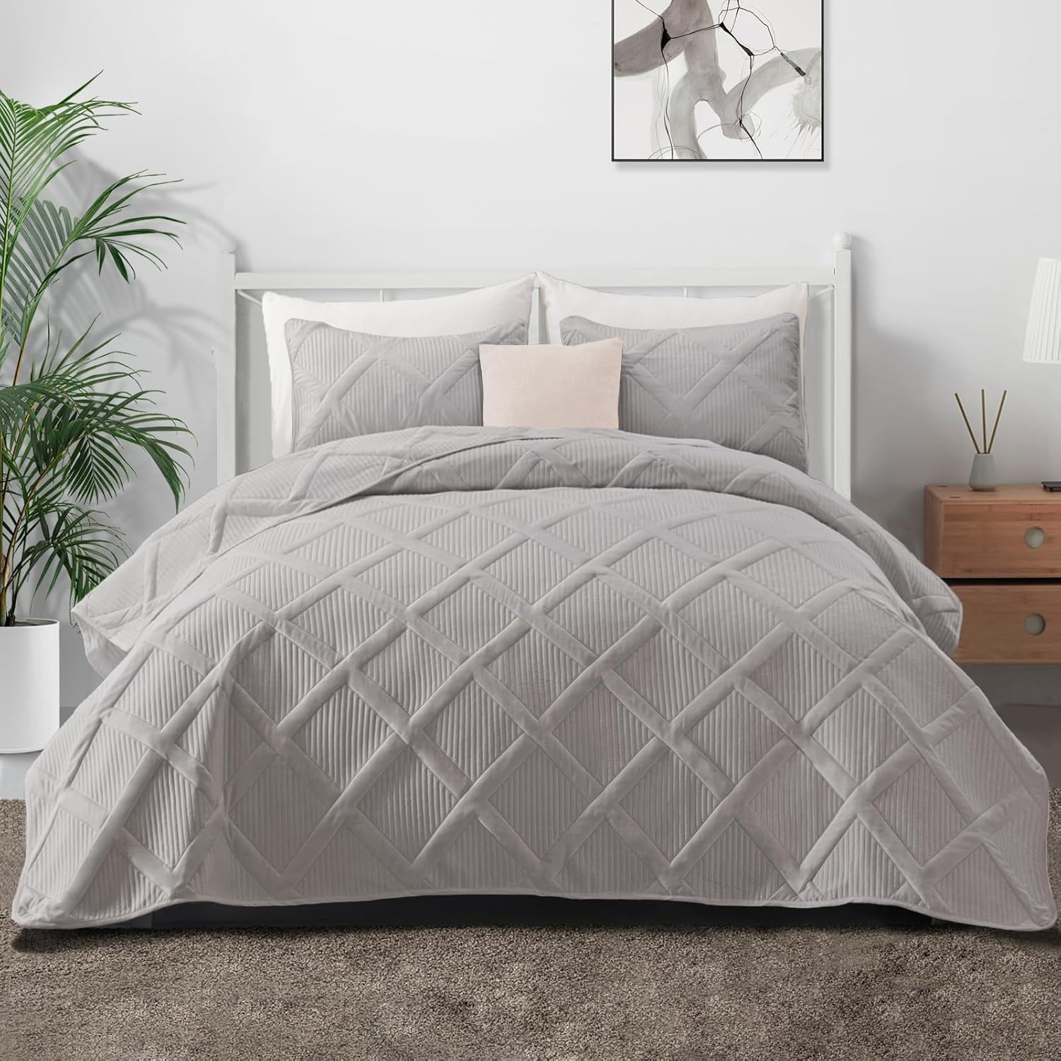 Amazon.com: Exclusivo Mezcla California King Quilt Set, 3 Pieces Light ...