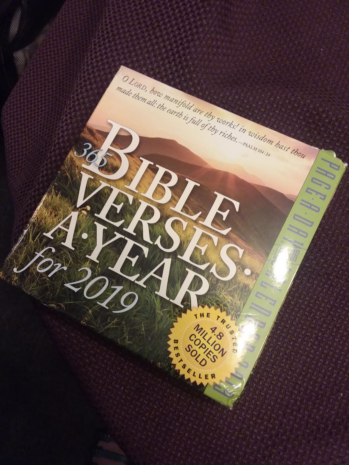 365 Bible Verses-A-Year Page-A-Day Calendar 2019: Workman Publishing ...