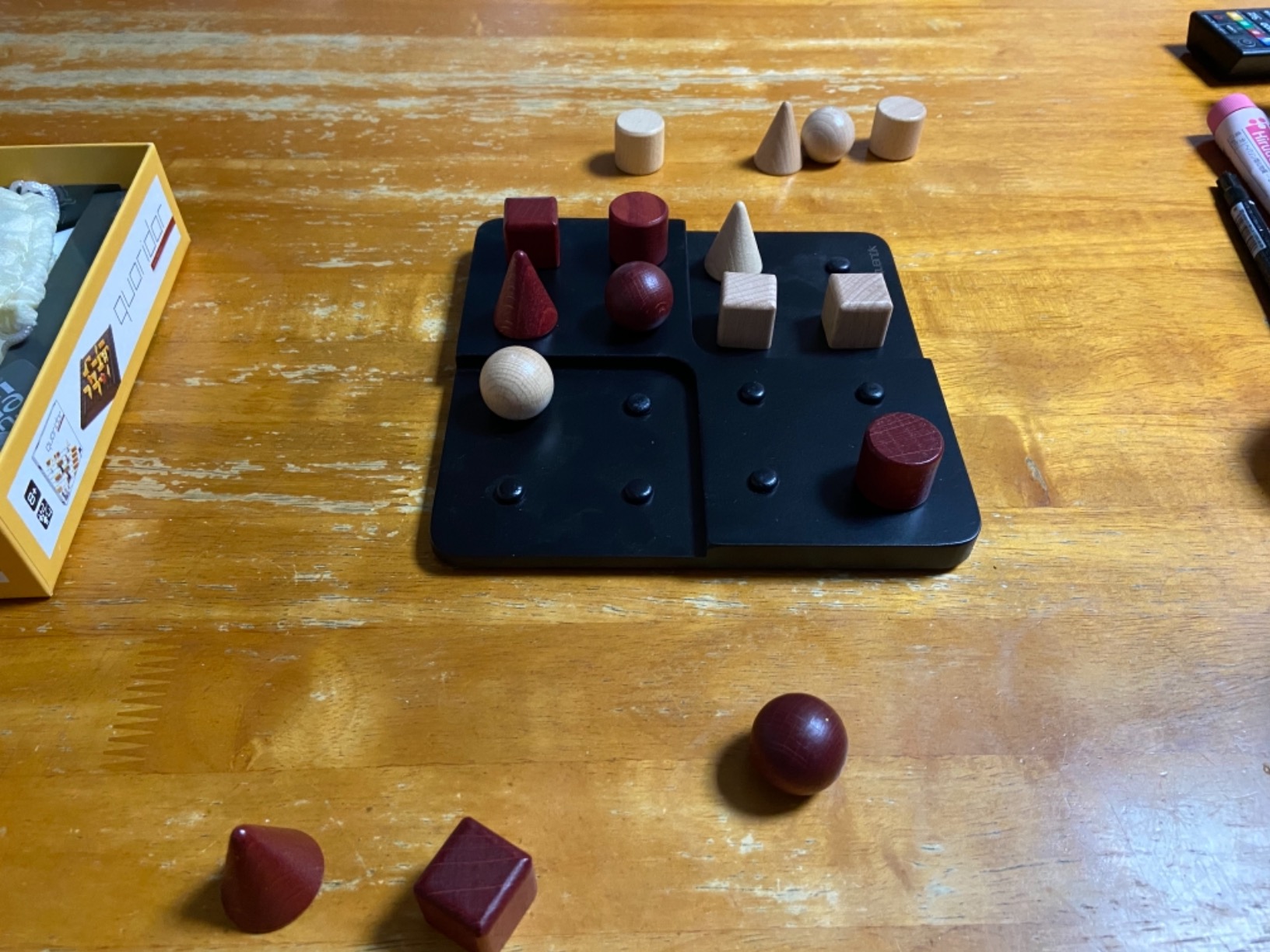 Amazon.co.jp: Quantik Mini : おもちゃ