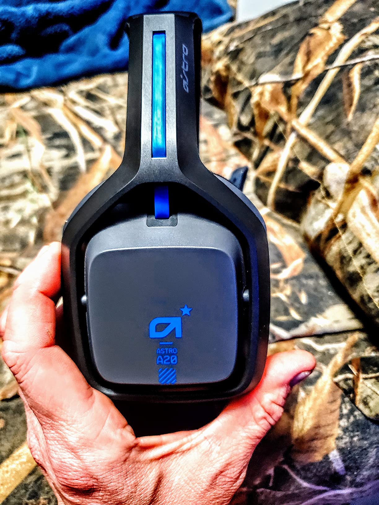 Amazon.com: Logitech astro A20 Wireless Headset Black/Blue ...