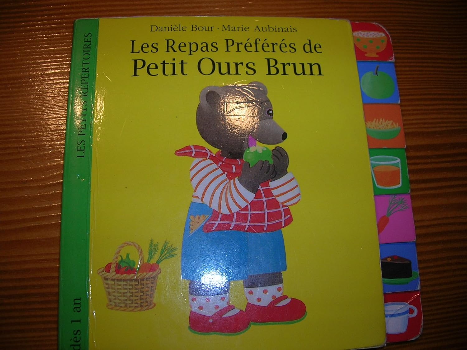 Amazon.com: Les repas préférés de Petit Ours brun: 9782702859049 ...