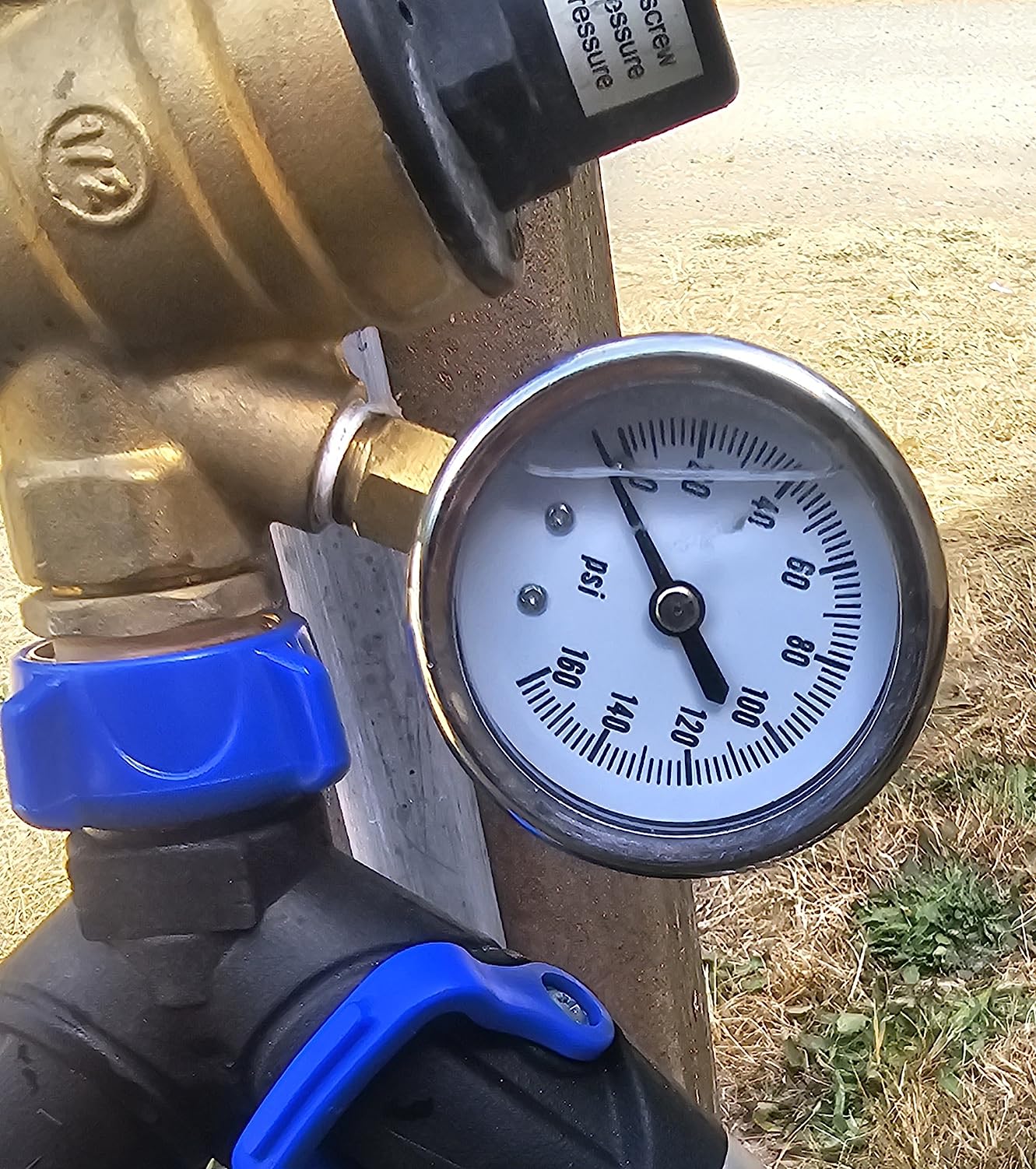 Amazon.com: Accumeter 3/4 無鉛水壓調節器 黃銅水閥 附儀表 可調式減壓器 適用於 RV 露營者 內建油 NH 螺紋 ...