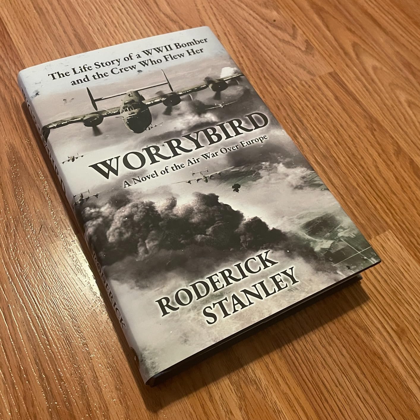 Amazon.com: WORRYBIRD: The Life Story of a WWII Bomber and the Crew Who ...