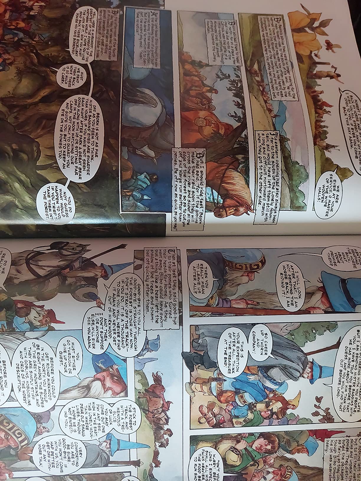 Hobbit - Graphic Novel : J.R.R. Tolkien, David Wenzel: Amazon.in: Books