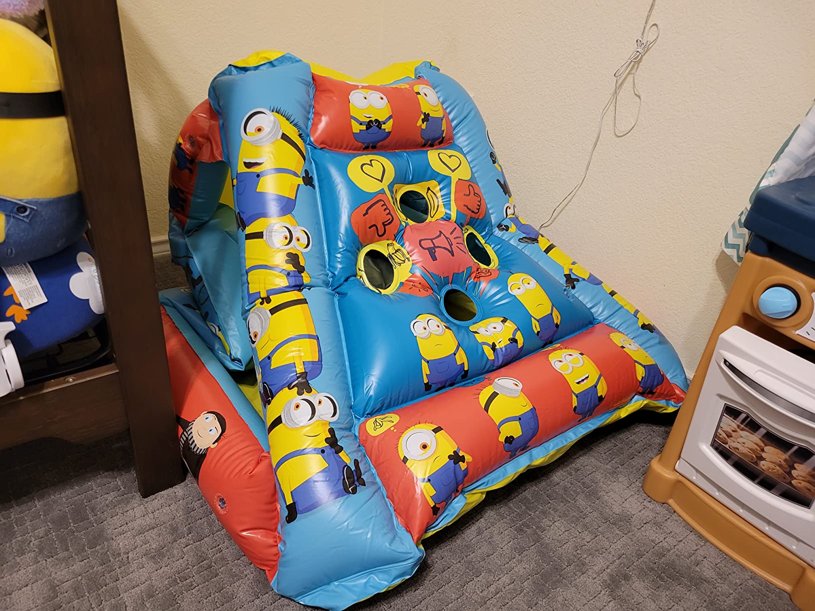 Amazon.com: Illumination Minions: The Rise of Gru Ball Pit 20 Balls ...