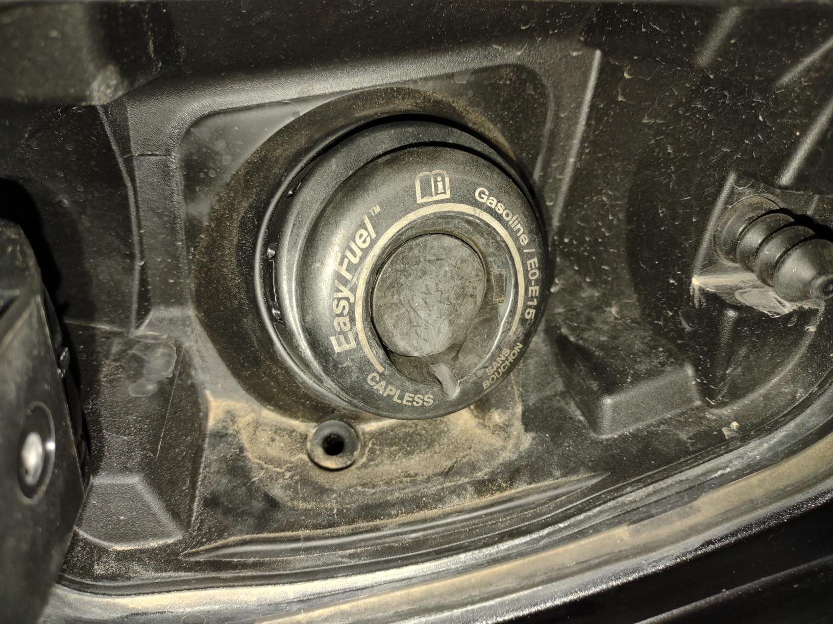 Amazon.com: BEYPOVK Fuel Locking Gas Cap, Lock Fuel Tank Plug Cover Cap ...