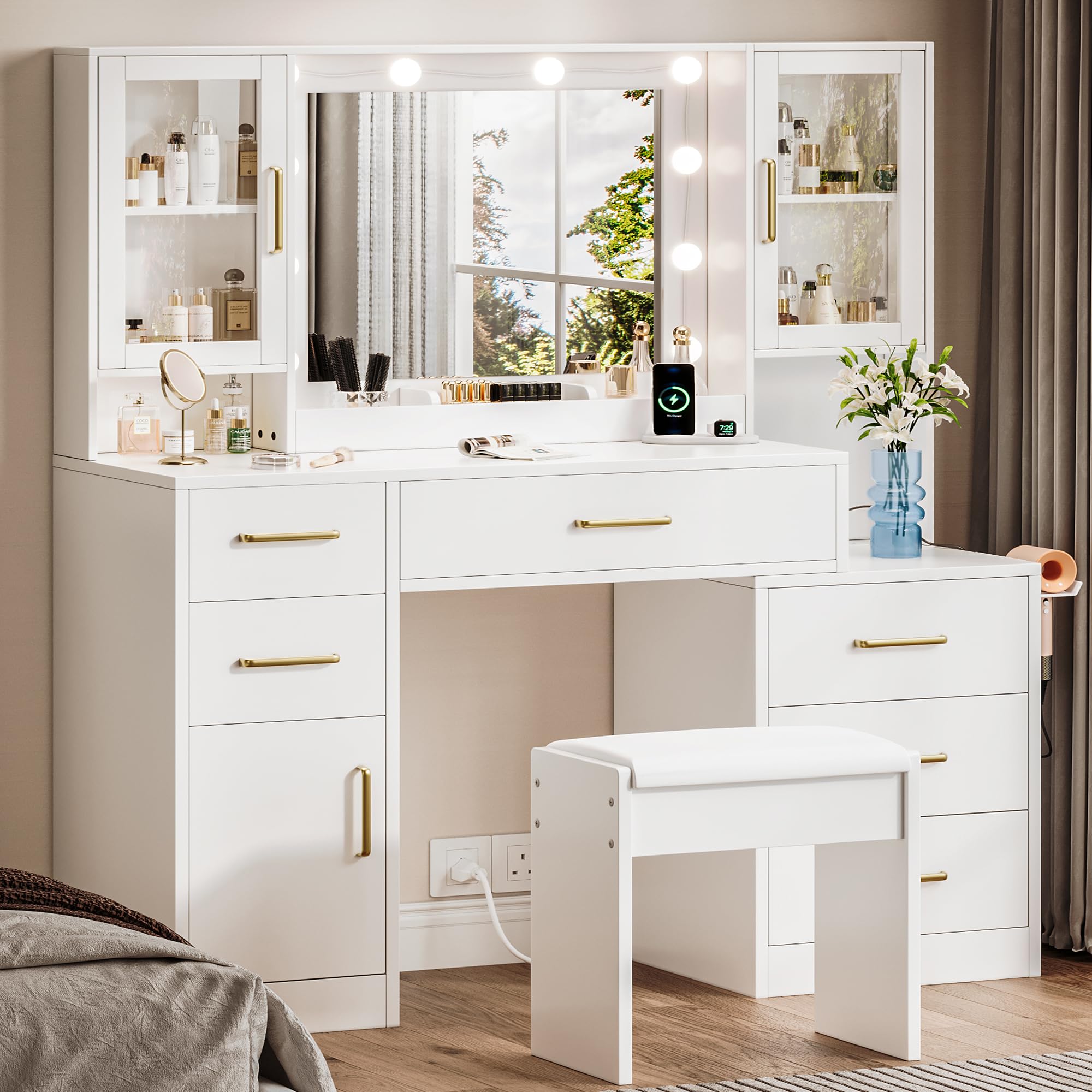 Amazon.com: UGTOO Vanity Desk with Mirror and Lights & Charging Station ...