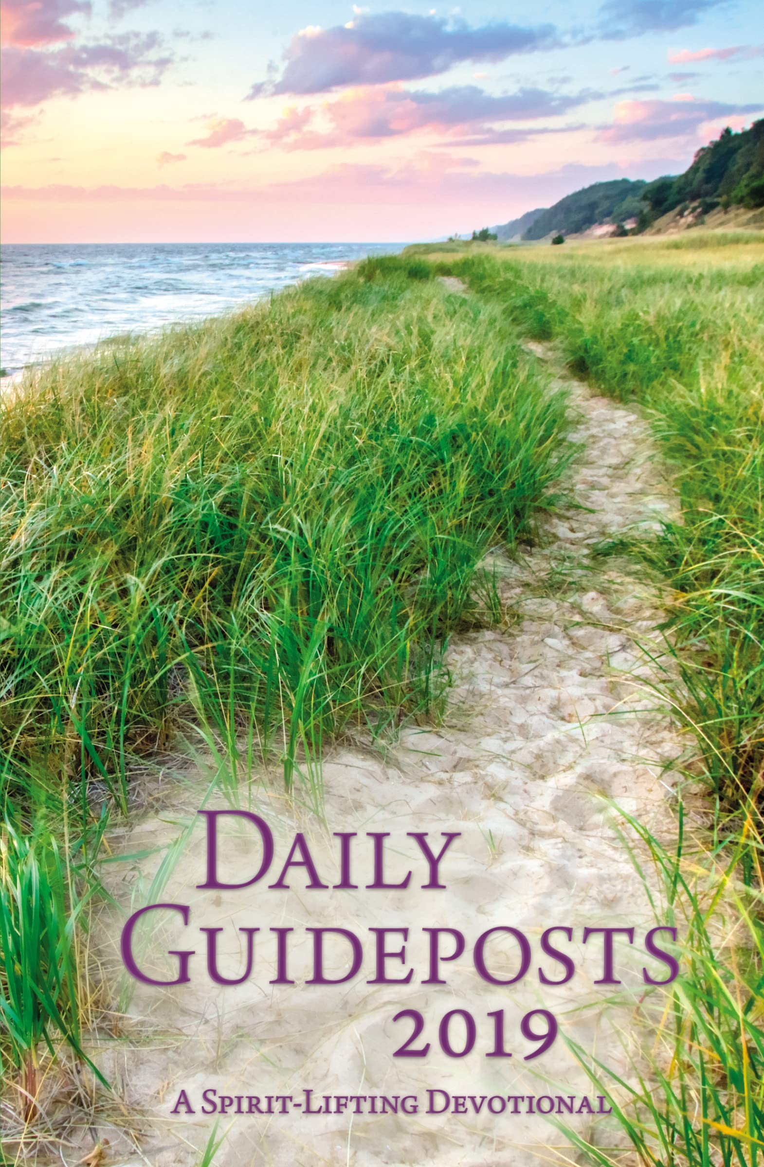 Daily Guideposts 2019: A Spirit-Lifting Devotional: Guideposts ...