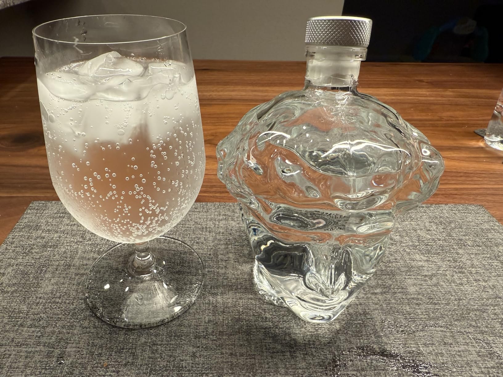 Amazon.co.jp: 【正規品】インパヴィッド ラグジュアリー ジン IMPAVID Luxury Gin ミケランジェロ ダビデ ...