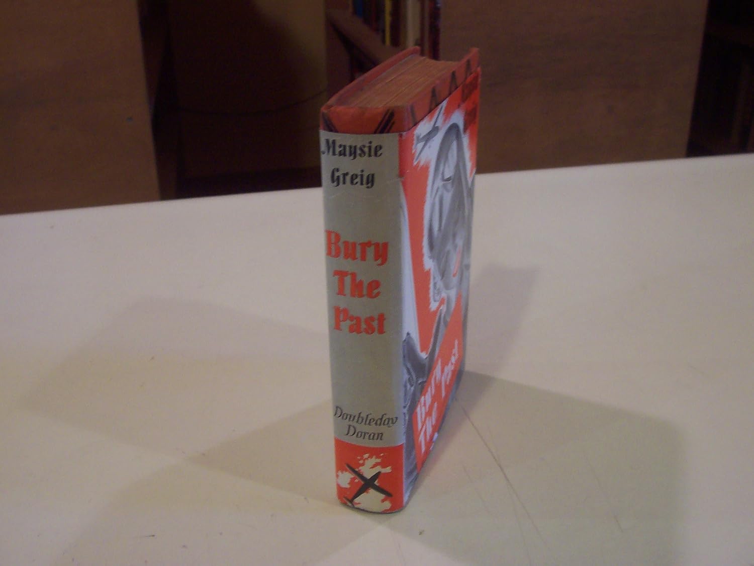 Bury the Past: Maysie Greig: Amazon.com: Books